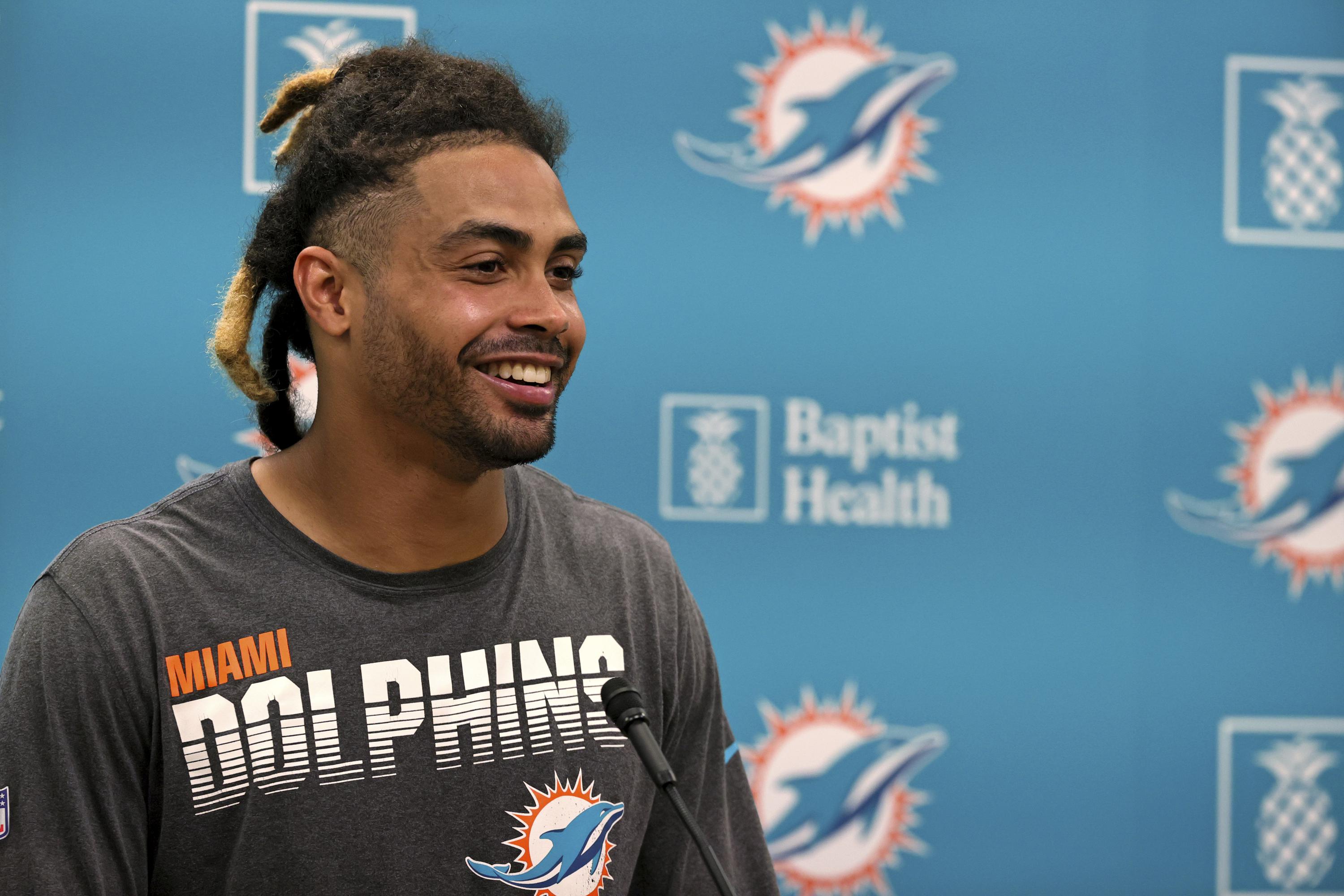Welcome back: Fuller set to make his awaited Dolphins' debut | AP News