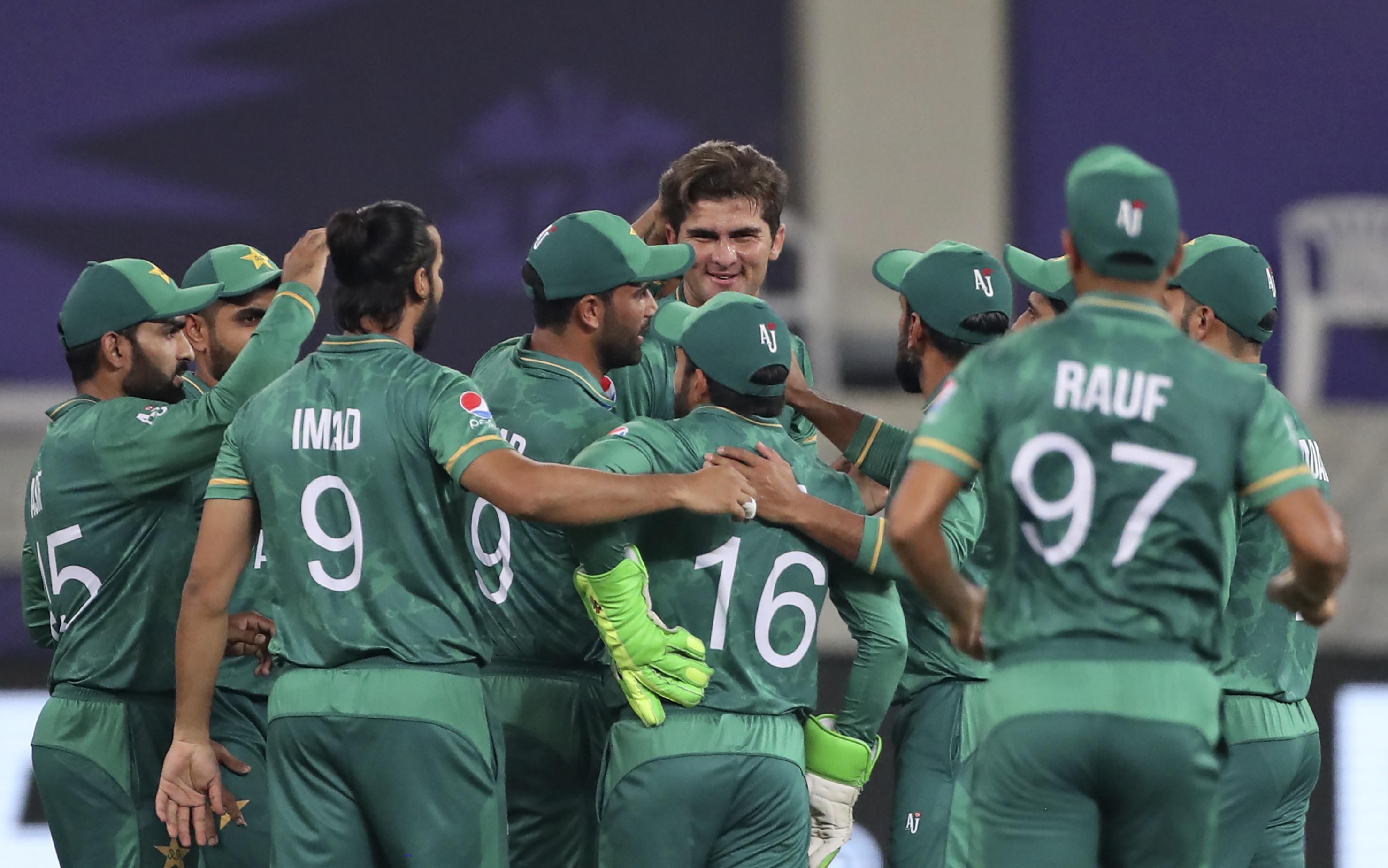 Pakistan crushes India with 10-wicket win at T20 World Cup | AP News