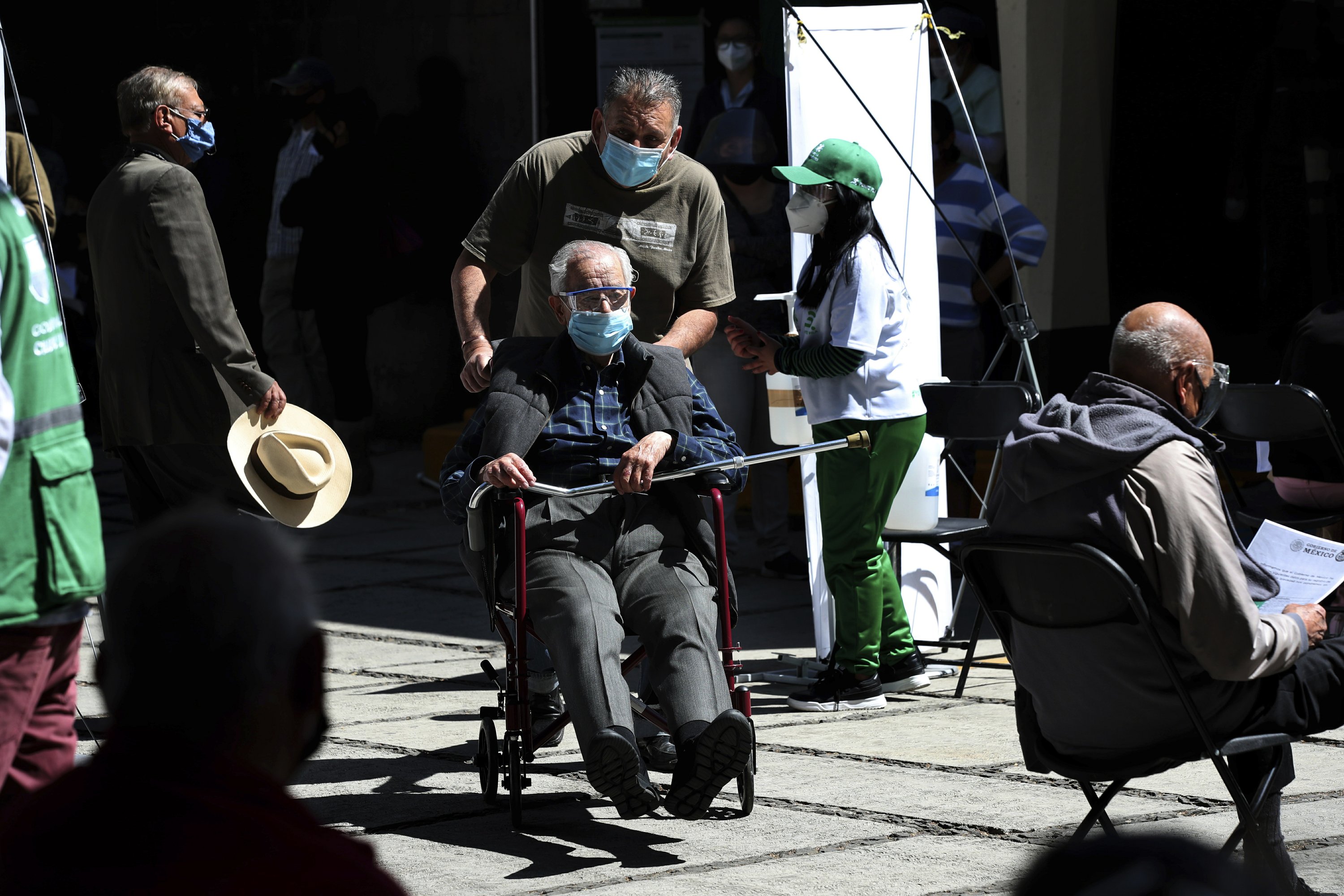 Mexico rises above 2 million confirmed coronavirus cases | AP News