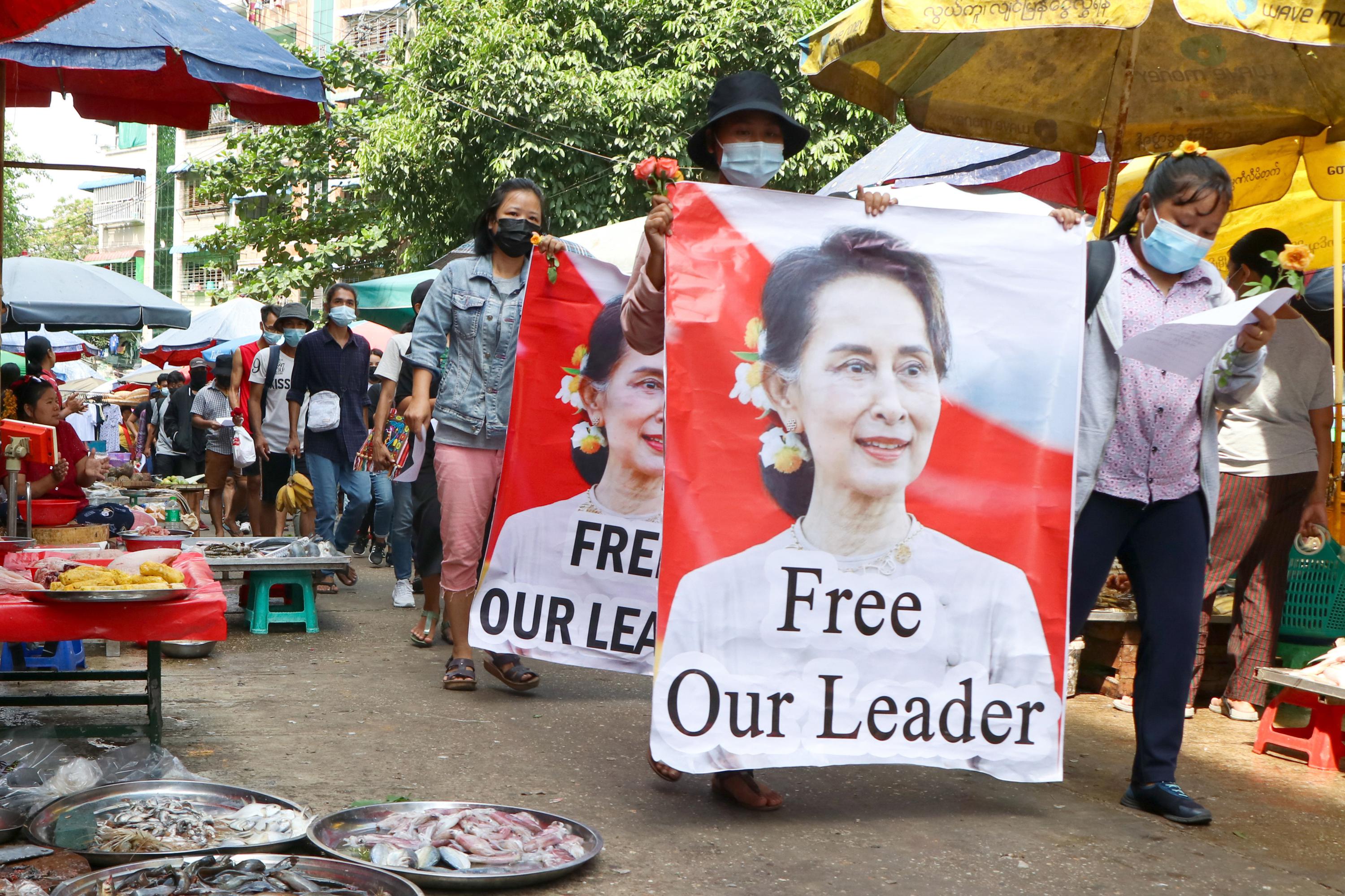 Myanmar court convicts Suu Kyi on more corruption charges | AP News