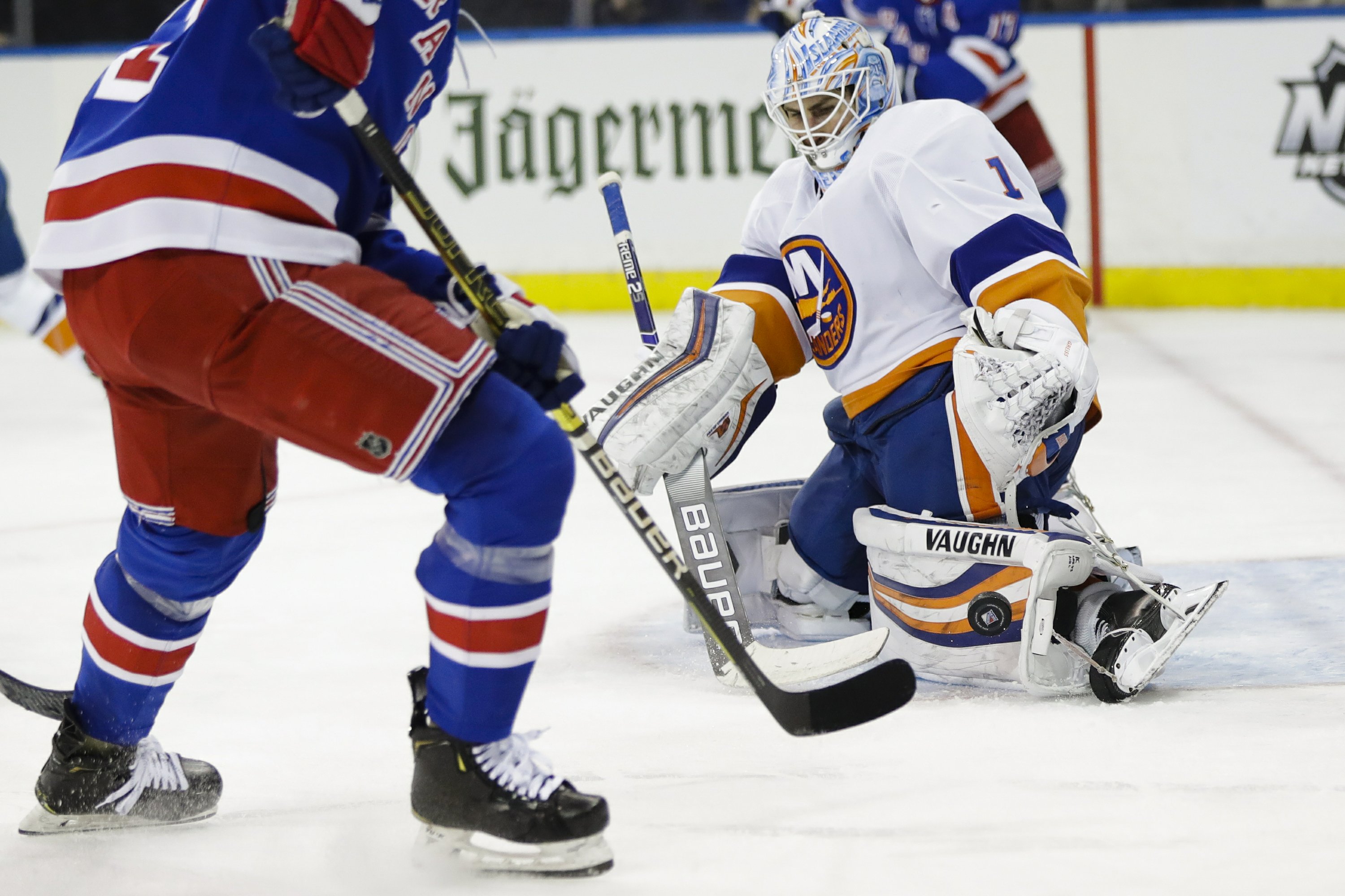 Bailey, Greiss help Islanders hold on to beat Rangers 4-2 | AP News