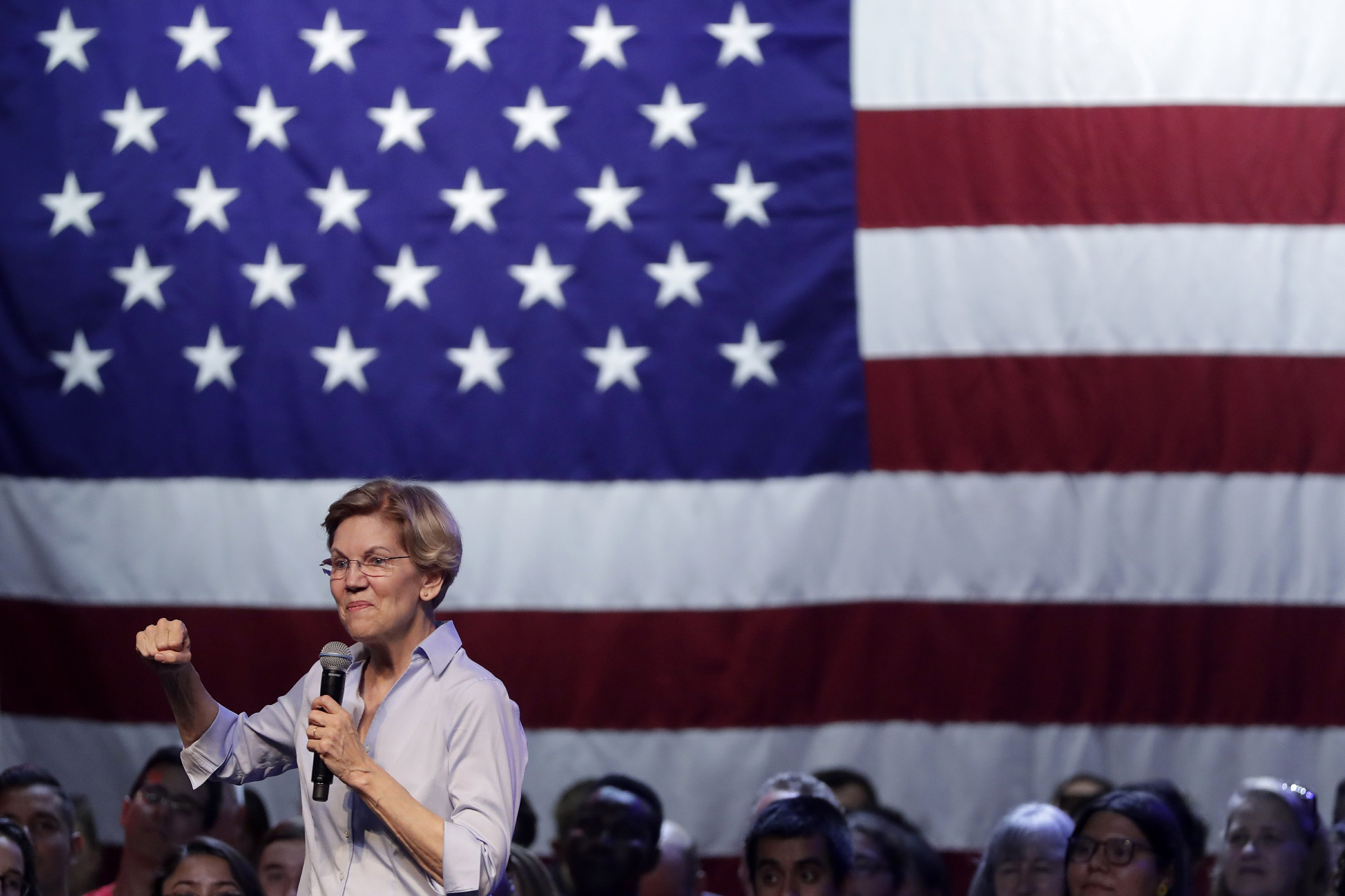 Warren in Arizona calls for big immigration changes | AP News