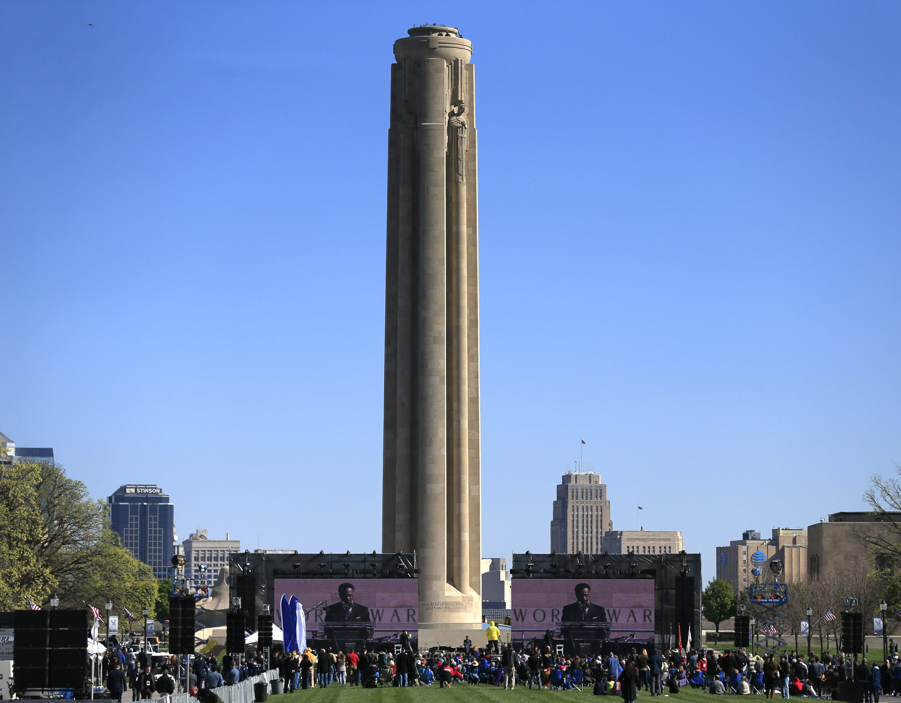 Thousands pause for global WWI centennial observance | AP News