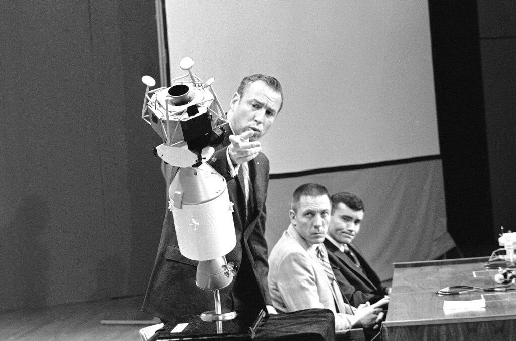 Today in History: April 13, Apollo 13 damaged by explosion | AP News