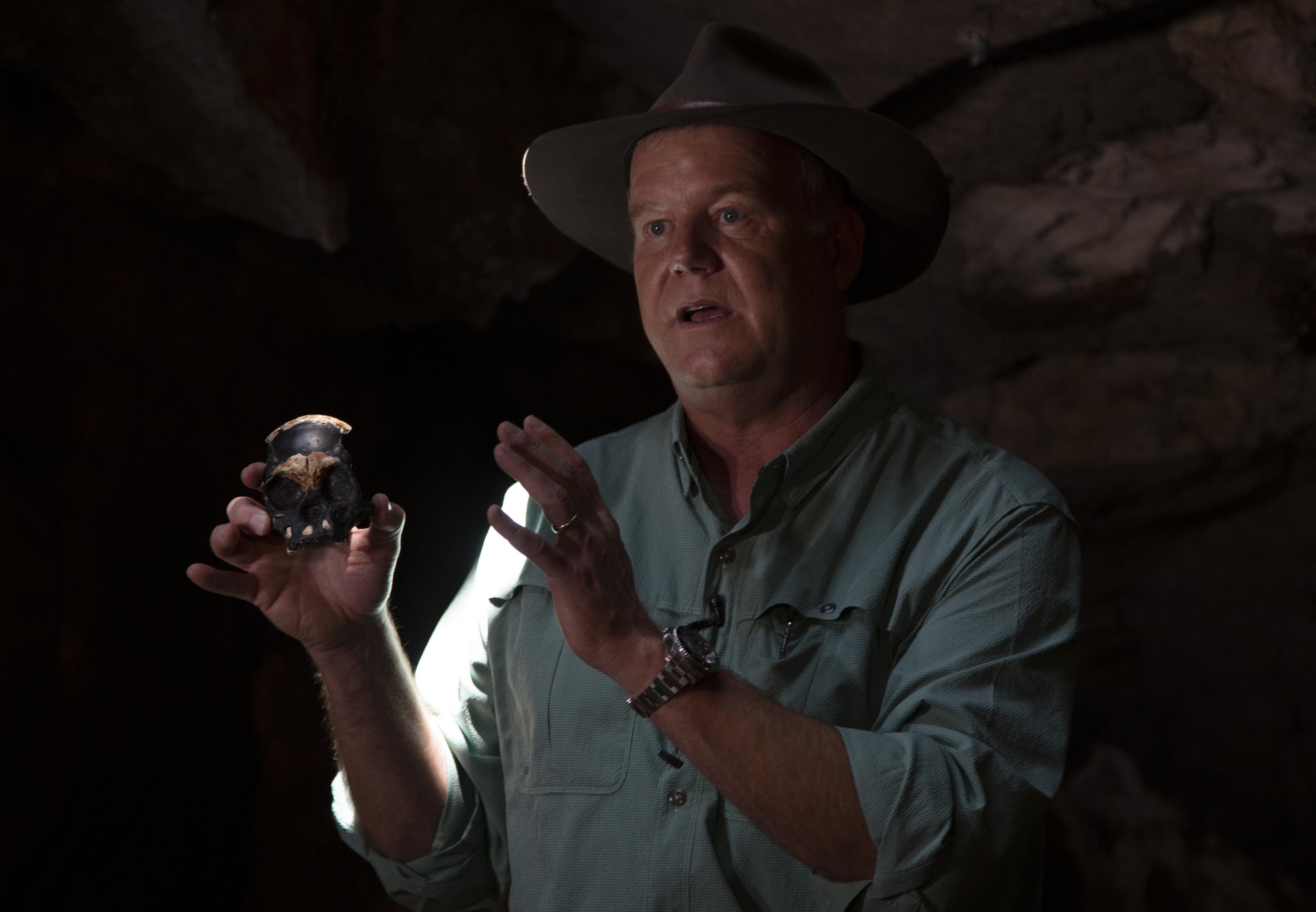 Scientists find fossil of early hominid in South Africa | AP News
