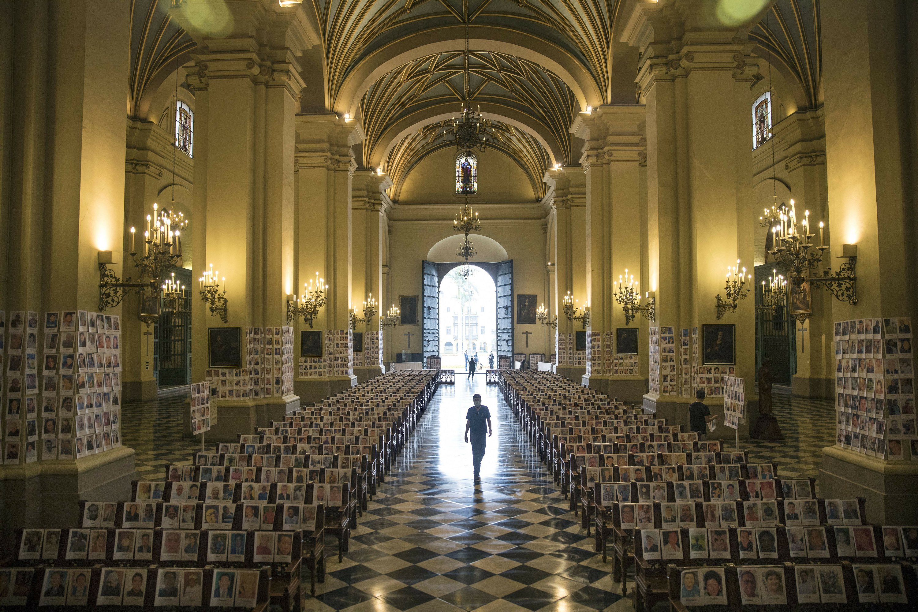 In Peru, thousands of faces at Mass -- none now alive | AP News