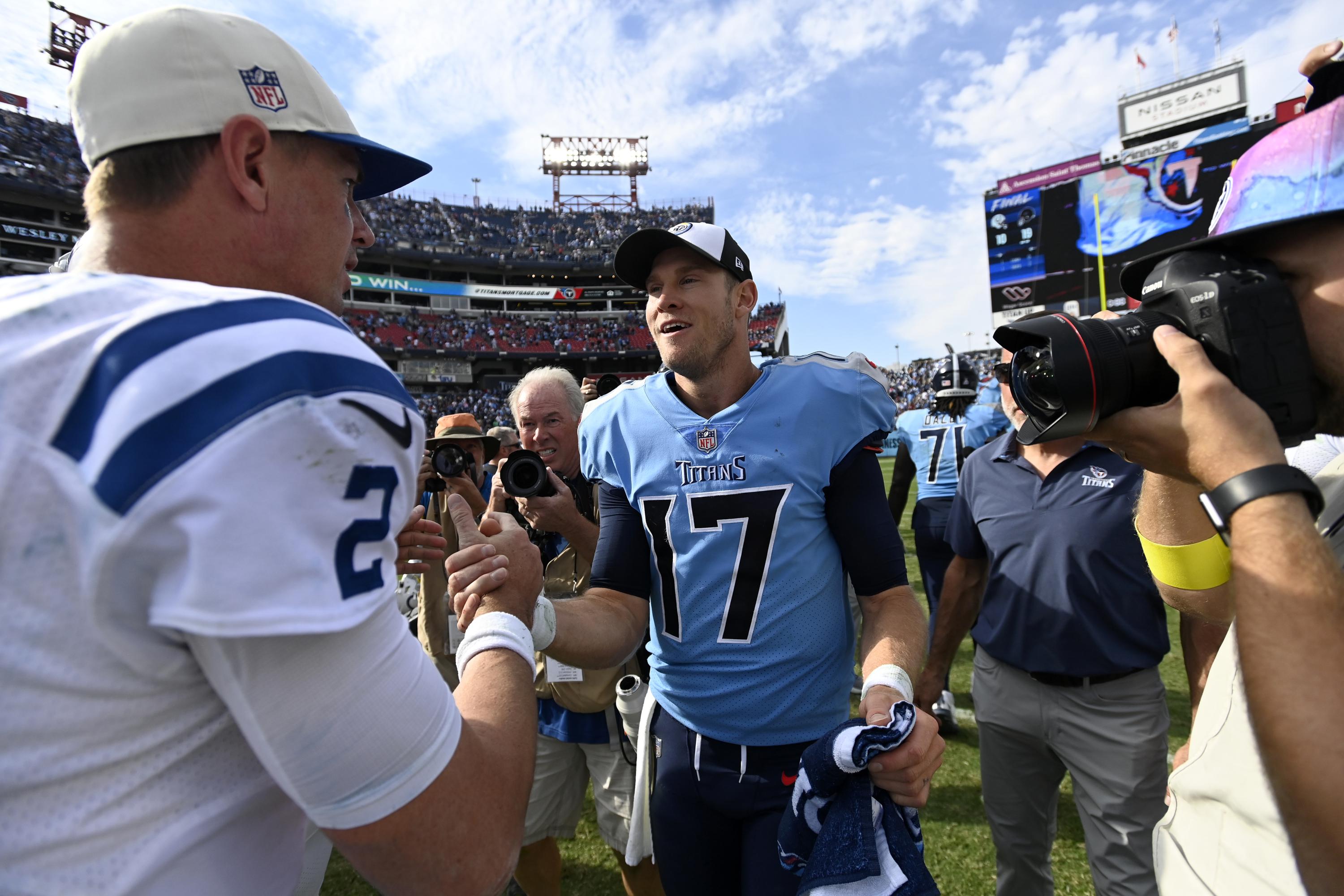 Titans sweep Colts for 2nd straight season with 19-10 win | AP News