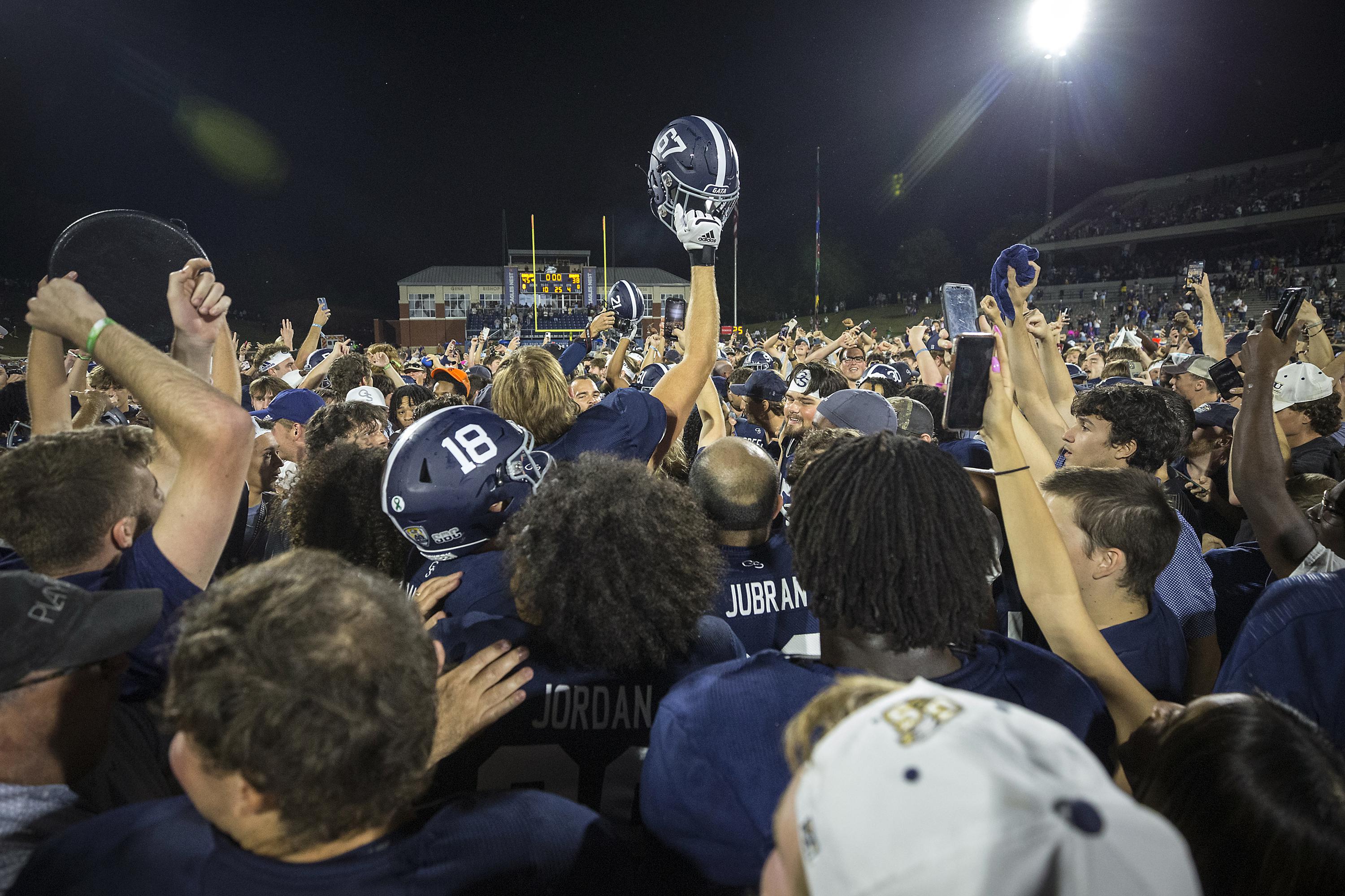 Vantrease passes Georgia Southern over No. 25 James Madison | AP News