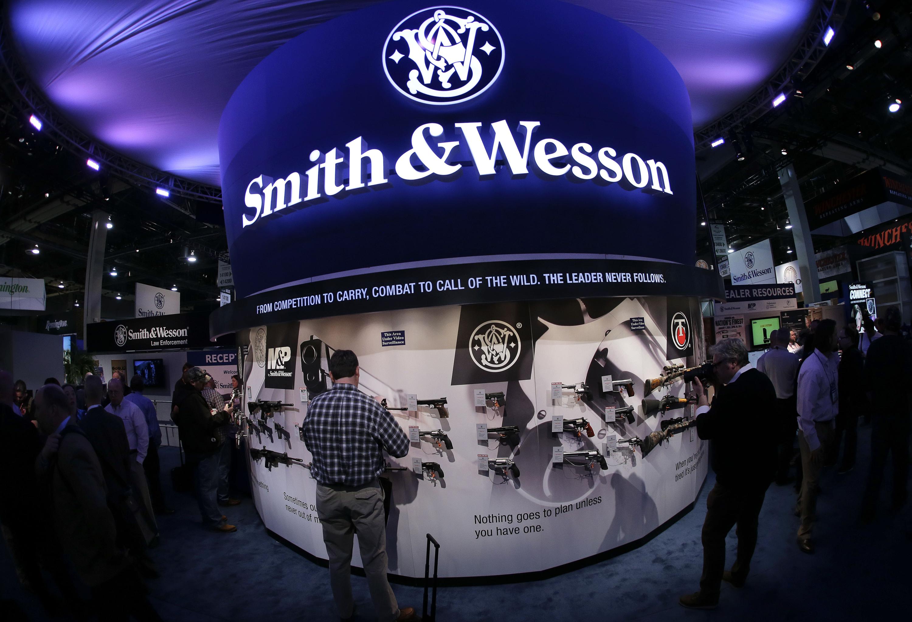 Gunmaker Smith & Wesson moving headquarters to Tennessee | AP News