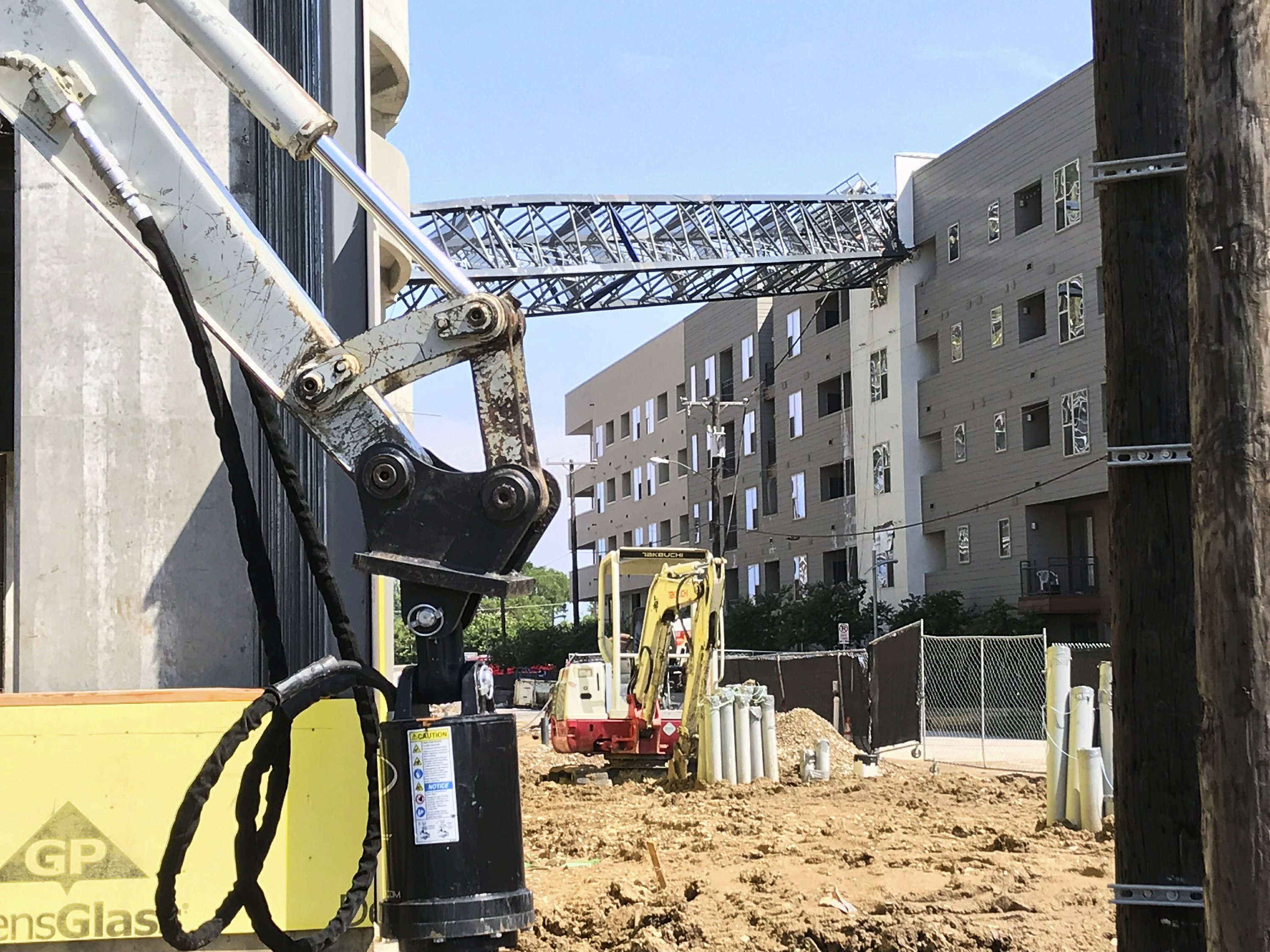 Dallas crane collapse victim identified as 29-year-old woman | AP News