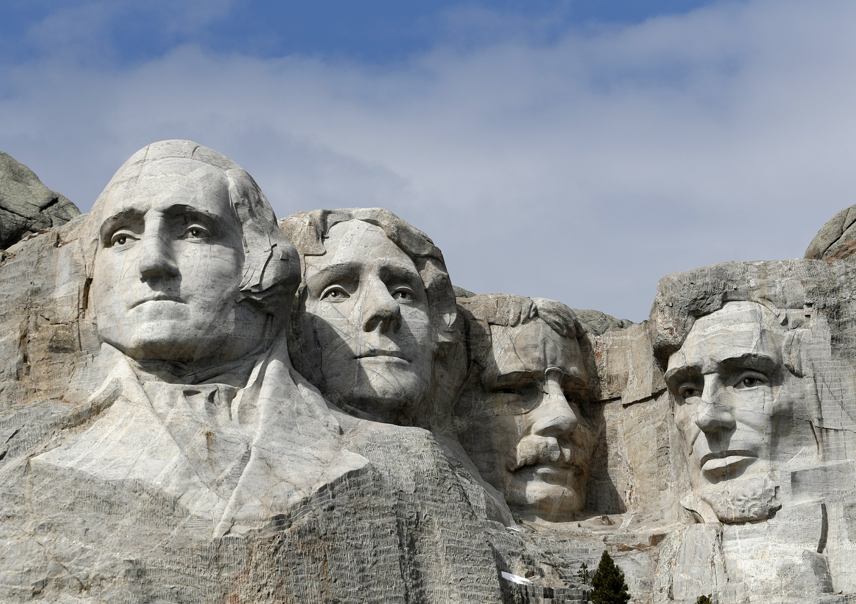 Mount Rushmore Memorial to begin major construction projects | AP News