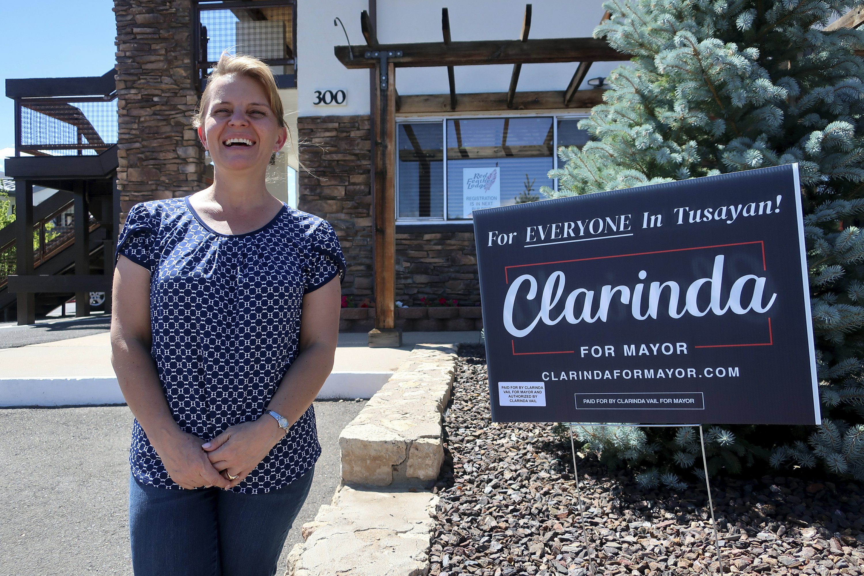 Incumbent mayor of tiny Arizona town faces longtime rival | AP News