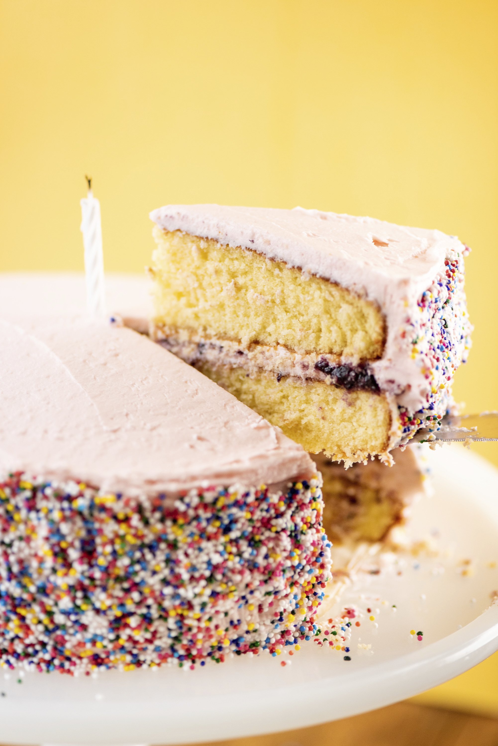 Tips for homemade wedding cakes? Plan and `don't go wild' | AP News