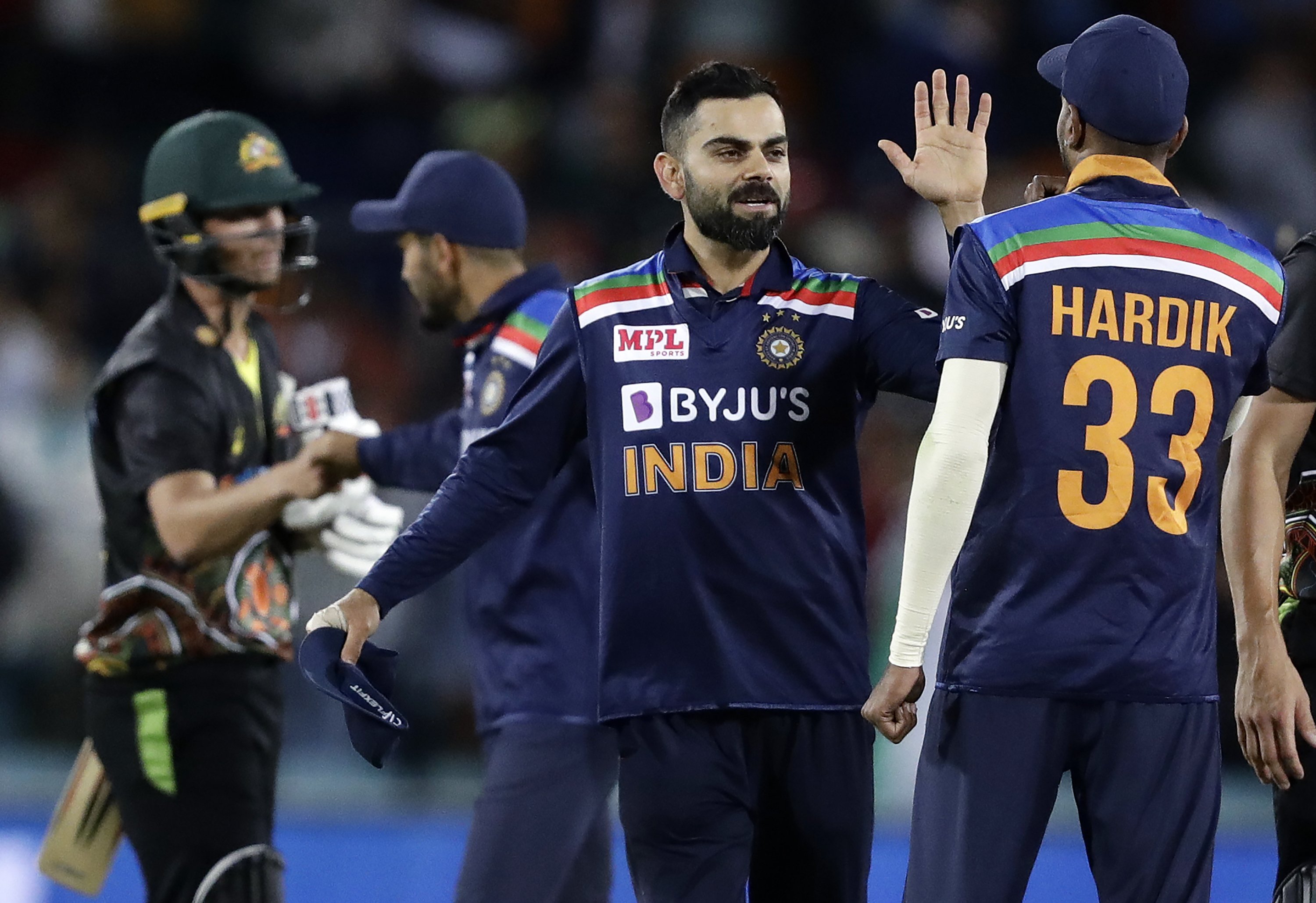 India wins 2nd T20 and series after towering 6 by Pandya | AP News