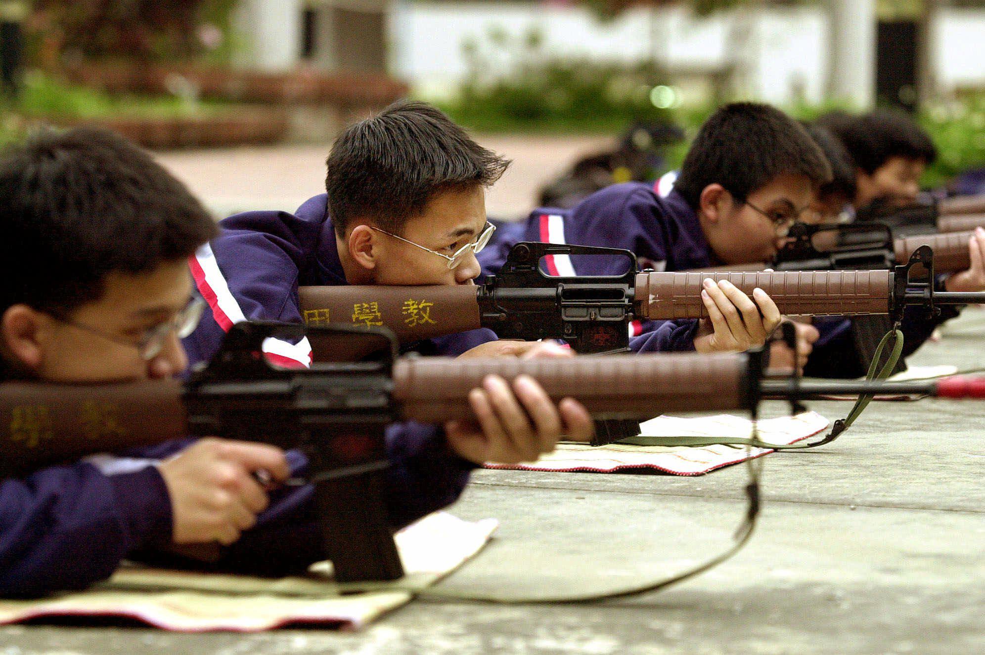 Taiwanese youth losing appetite for fighting China | AP News