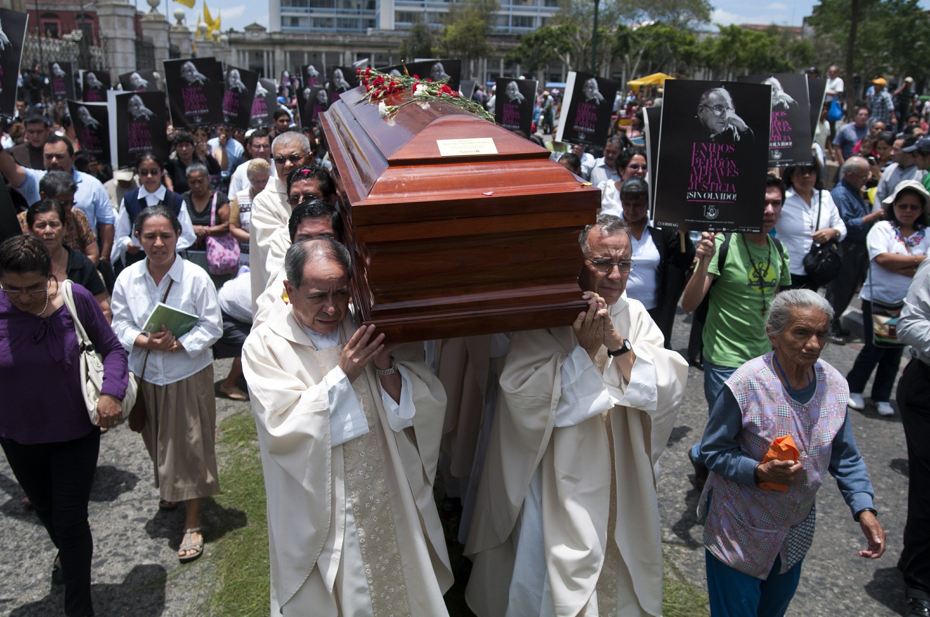 Guatemala: HBO lleva a la pantalla asesinato de obispo | AP News