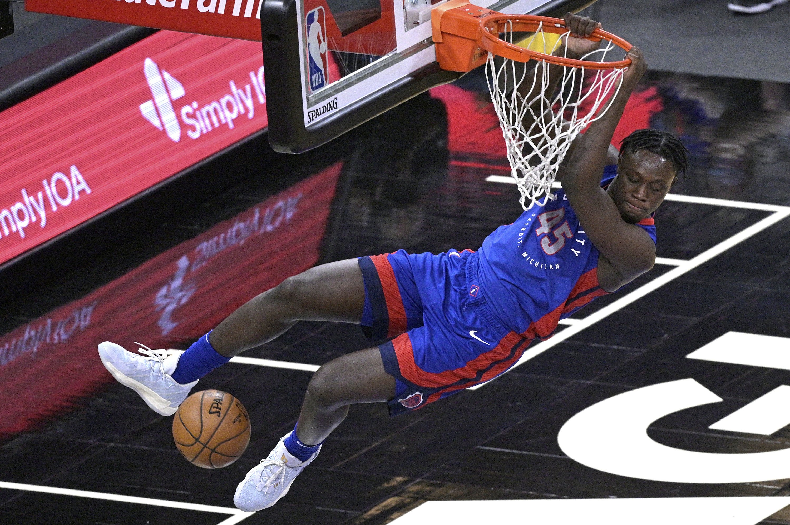 Pistons snap 3-game losing streak with 105-93 win over Magic | AP News
