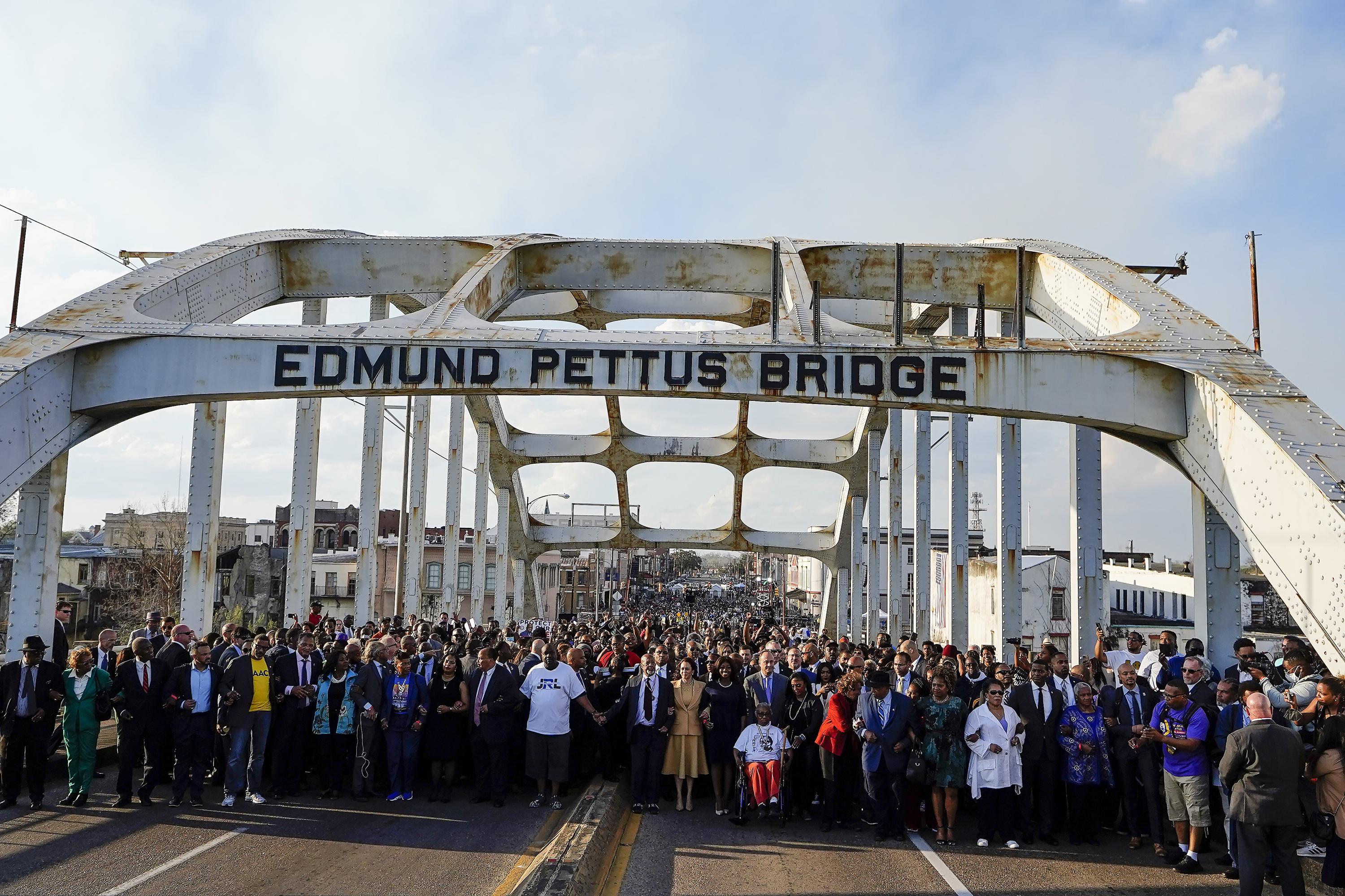 Alabama plan advances to alter name of Edmund Pettus Bridge | AP News