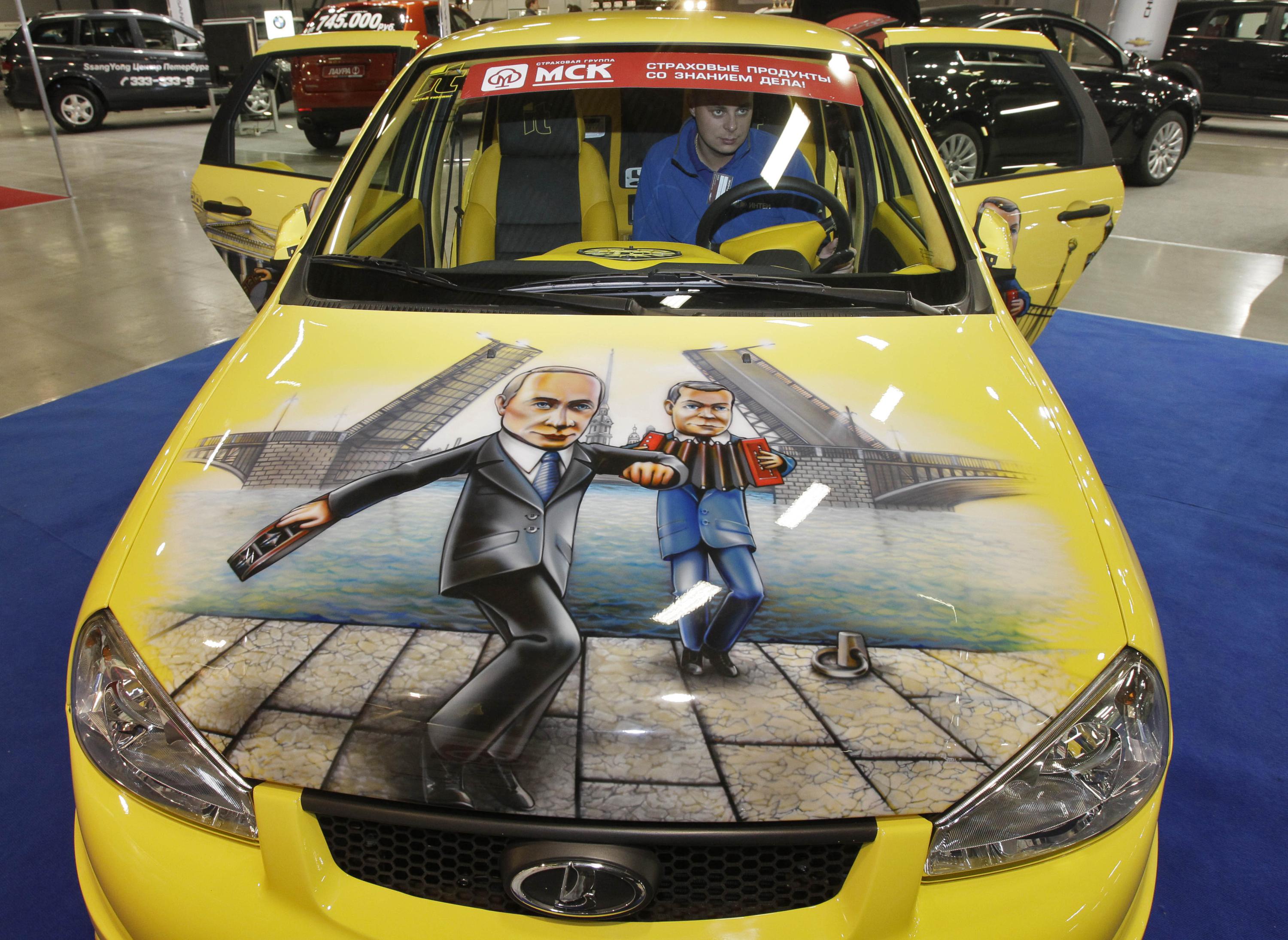 French carmaker Renault to sell Russian operations to Moscow | AP News