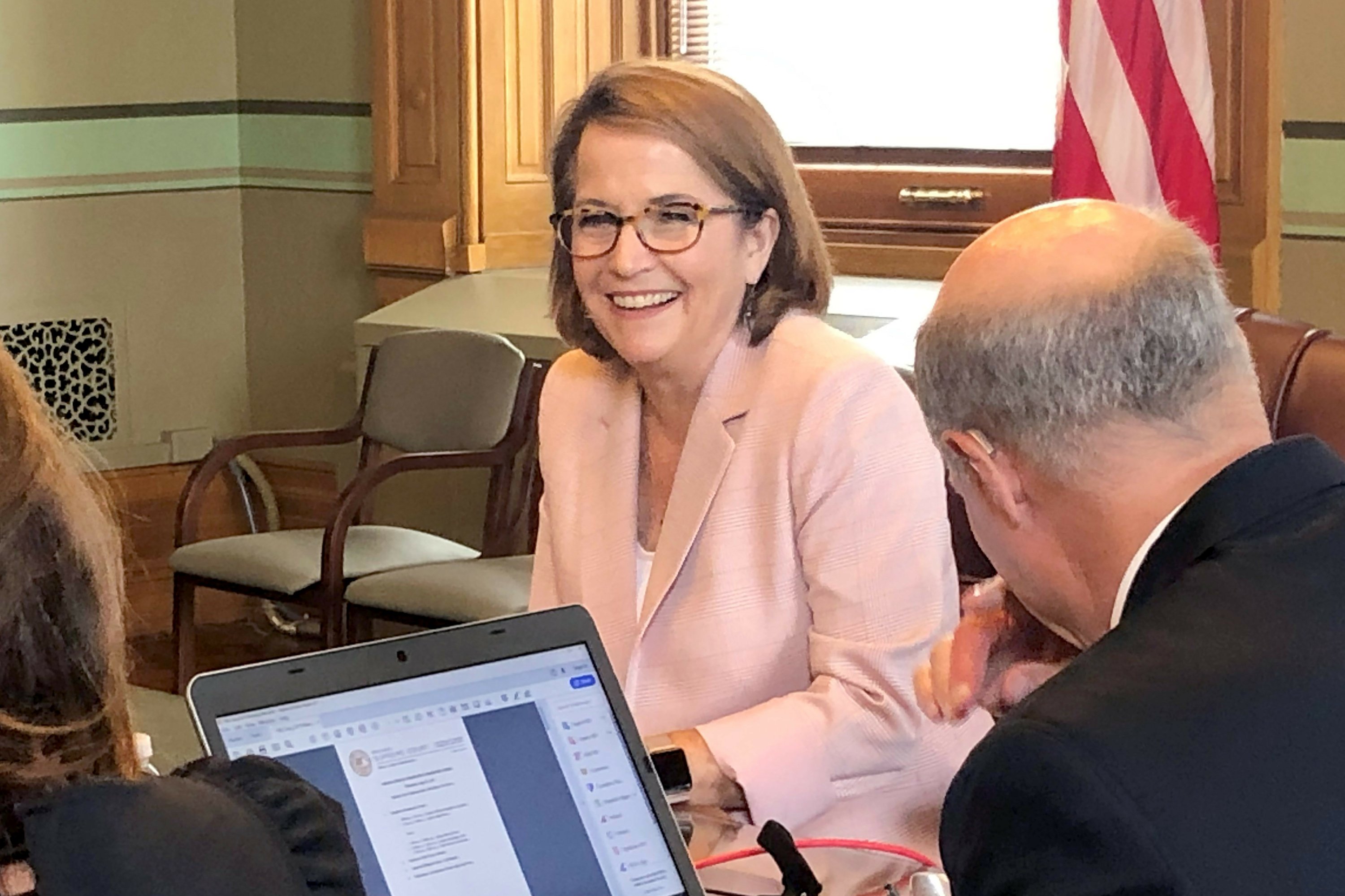 State panel give Indiana's chief justice new 5-year term | AP News