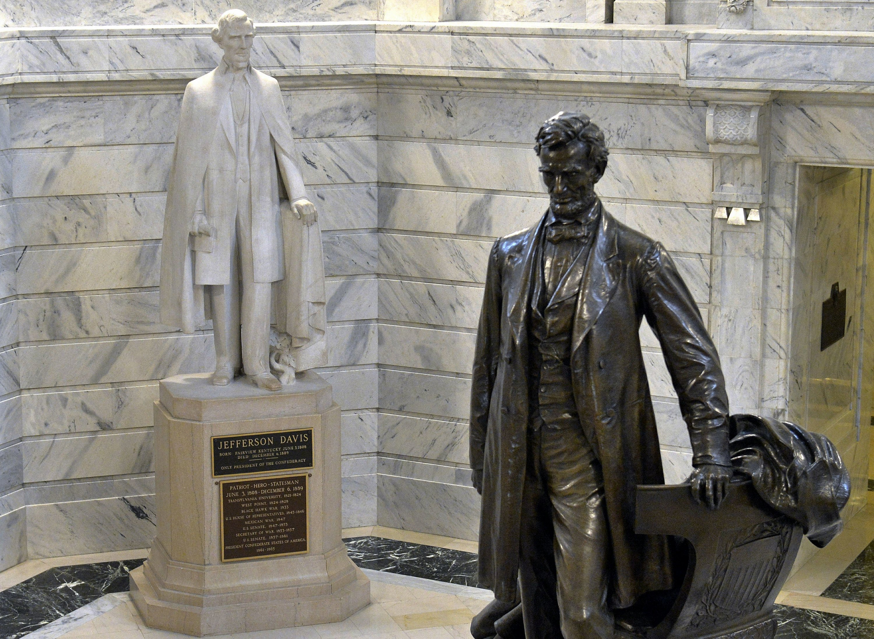 Kentucky panel votes to remove Davis statue from Capitol | AP News