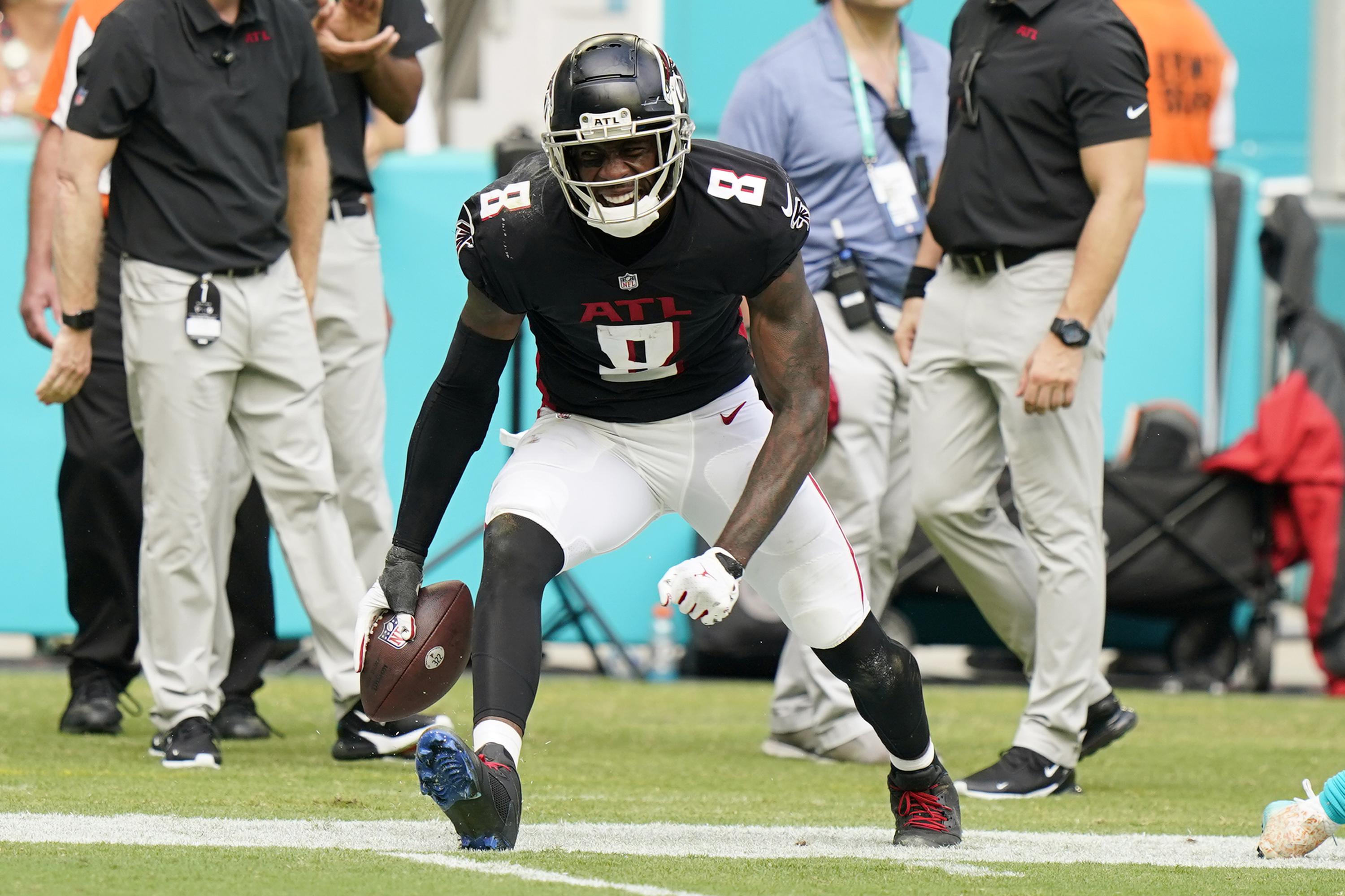 Falcons look for 3rd straight win vs struggling Panthers | AP News