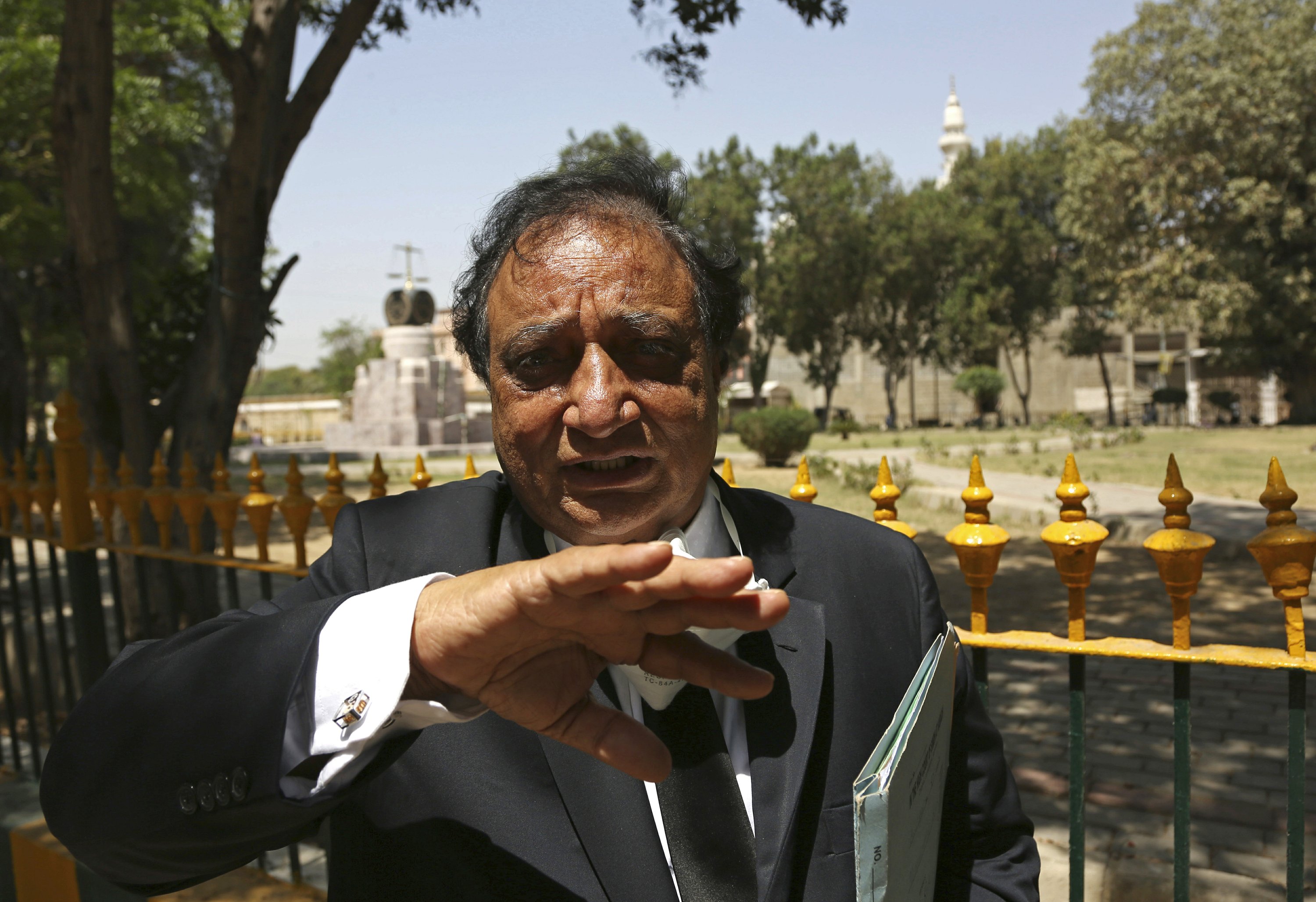 Pakistan court overturns conviction in death of Daniel Pearl | AP News