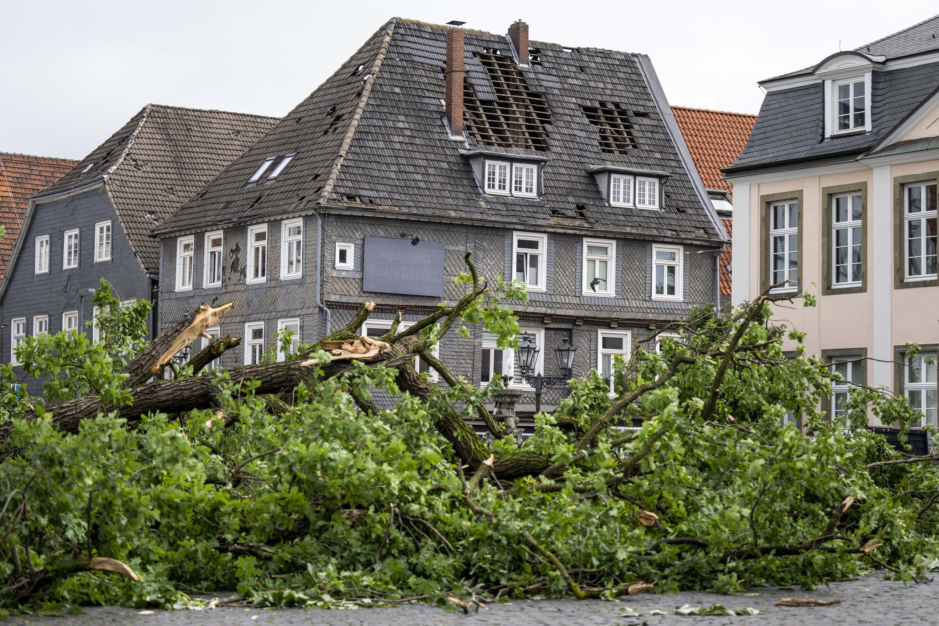 German weather service says storm generated 3 tornadoes | AP News