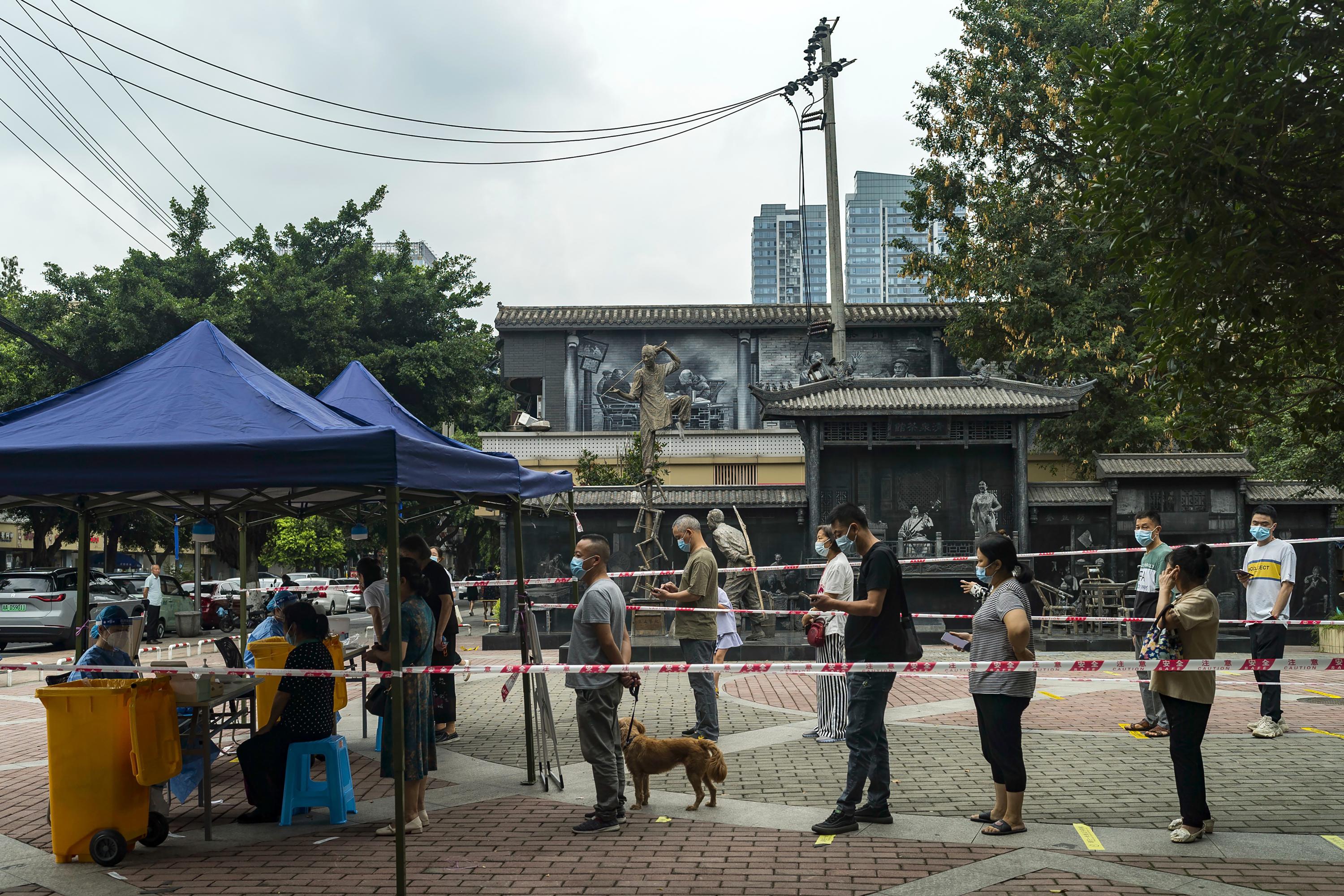 China locks down 21 million in Chengdu in COVID-19 outbreak | AP News China locks down 21 million in Chengdu in COVID-19 outbreak | AP News