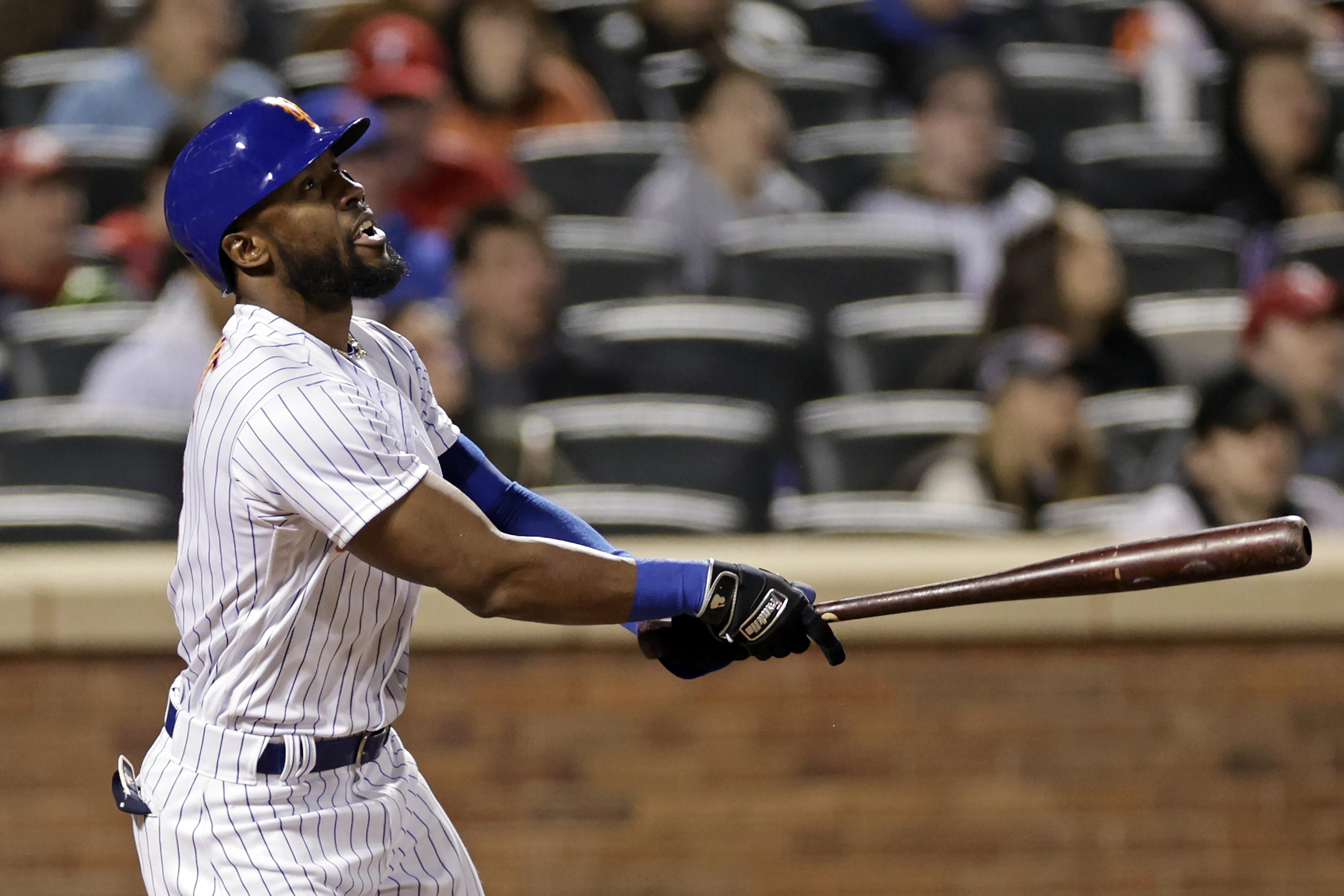 Marte ingresa a la lista de duelo por la muerte de su abuela | AP News