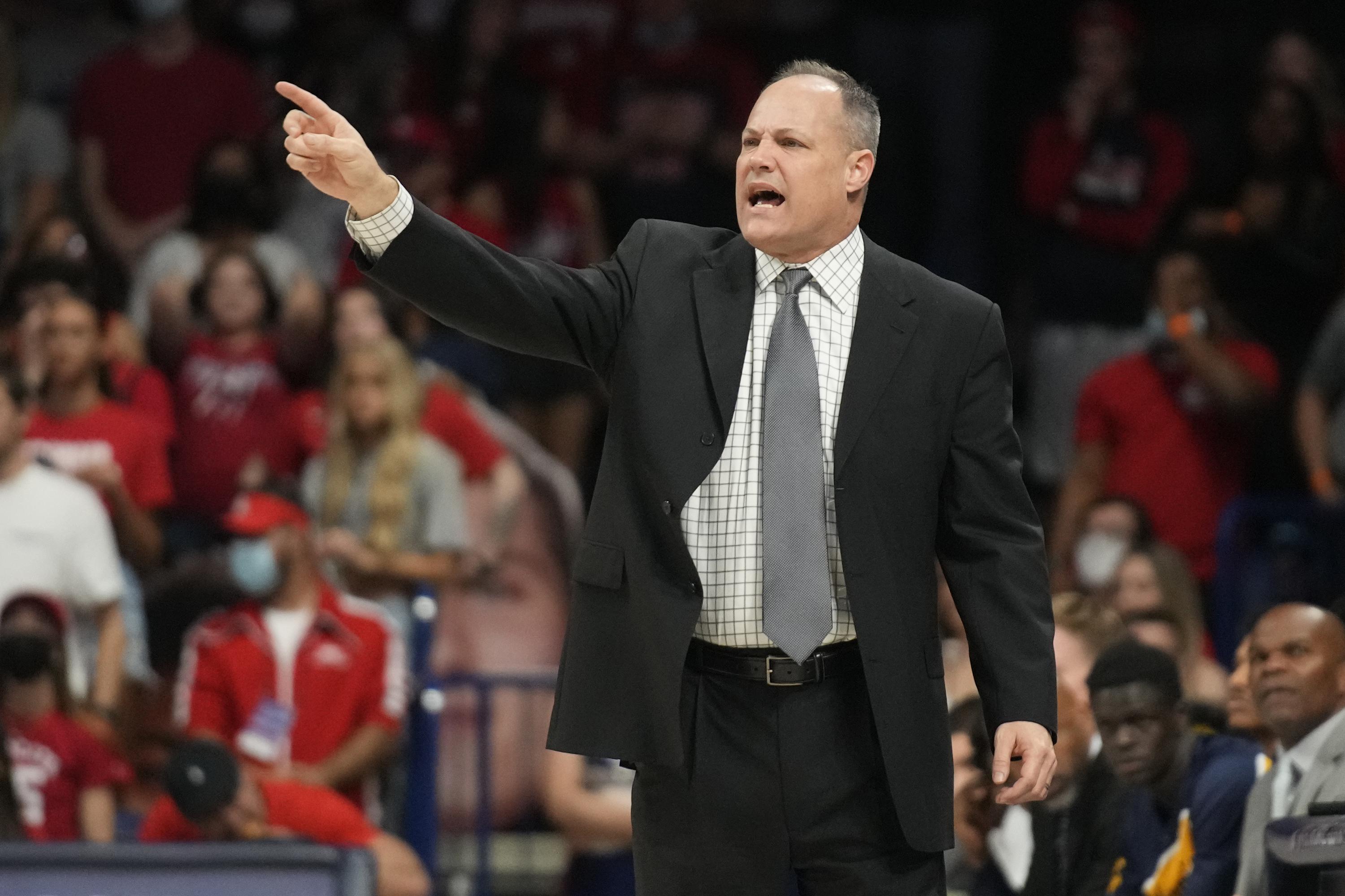 Cal looks to end losing season streak in Year 4 under Fox | AP News