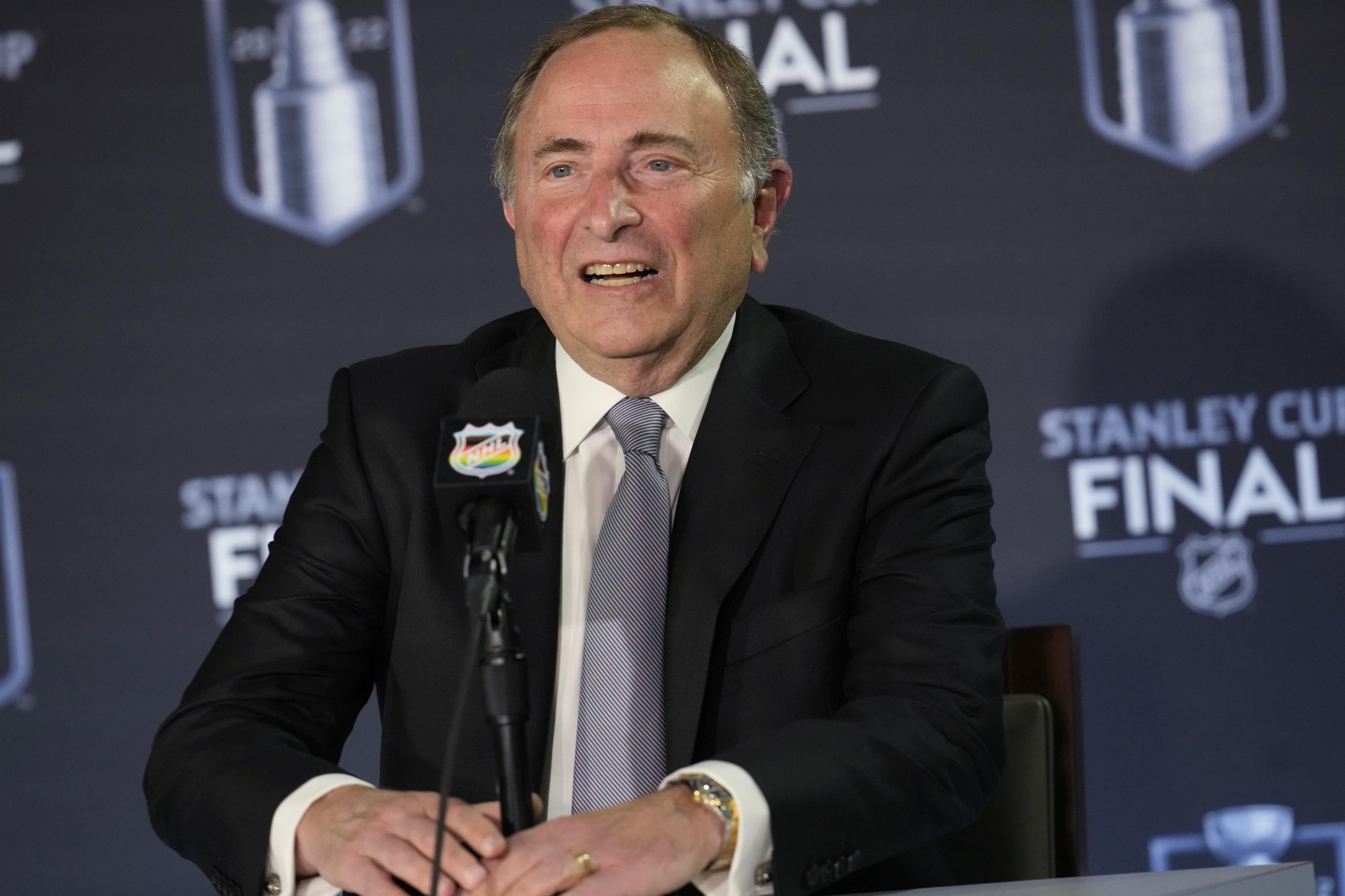 Bettman says NHL projected to set revenue record this season | AP News