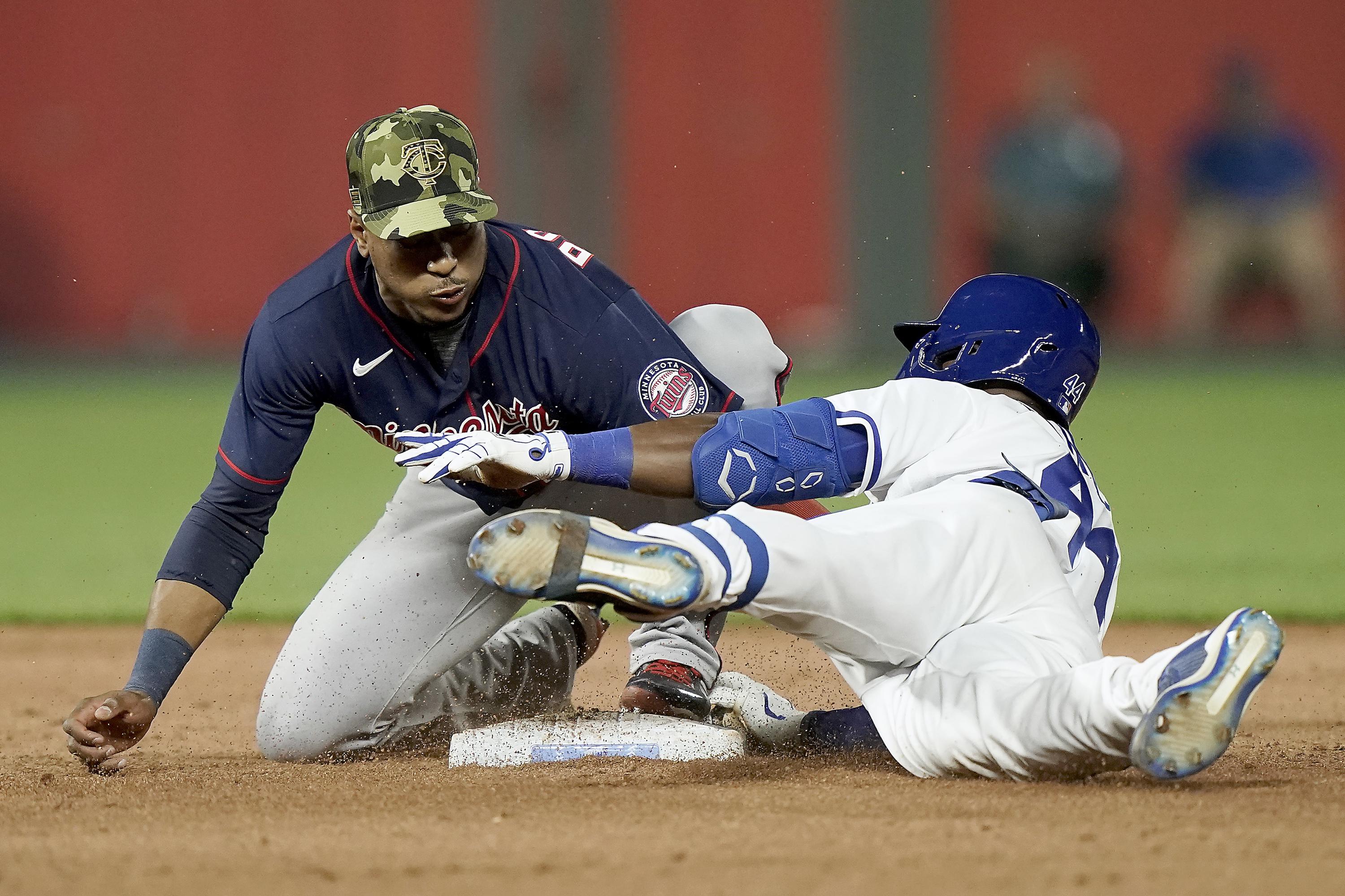 Mellizos ganan 6-4 a Reales; Miranda produce 2 carreras | AP News