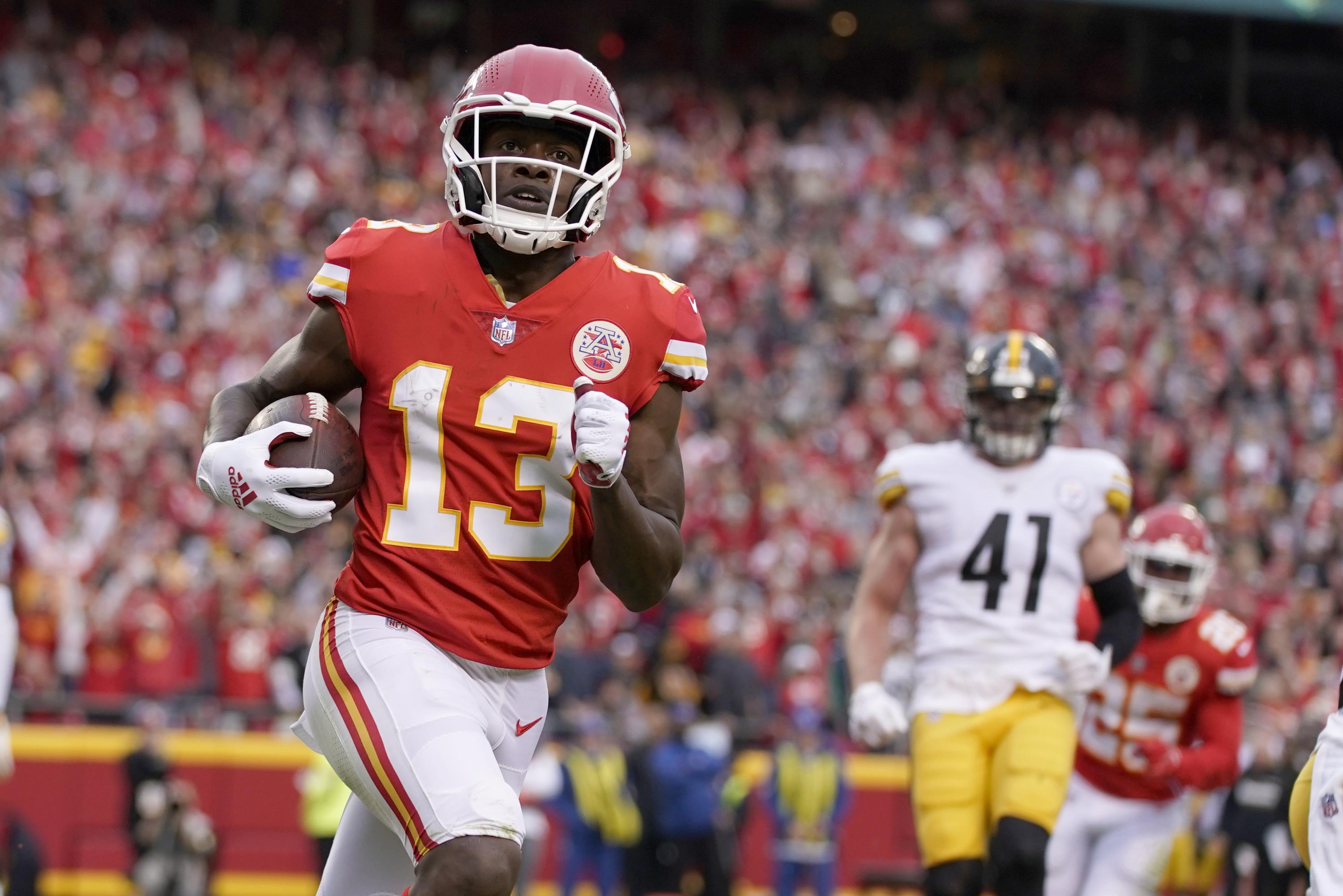 Chiefs aplastan a Steelers y aseguran título divisional | AP News