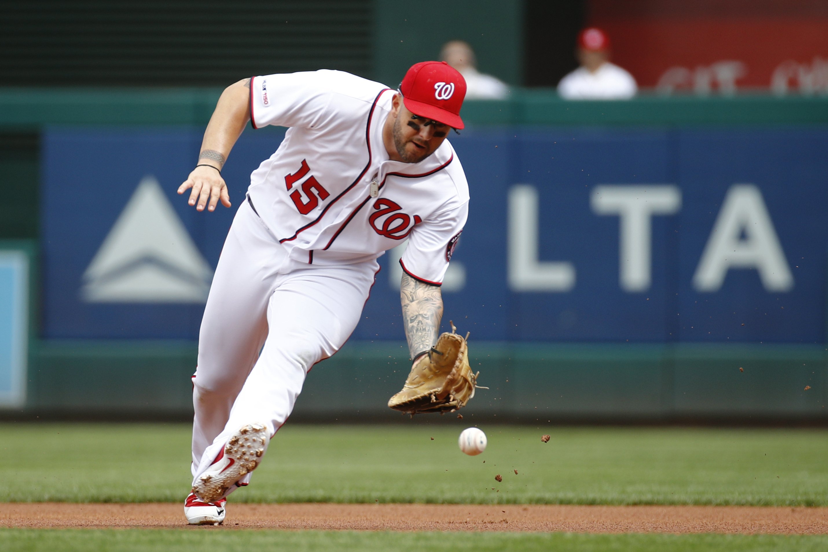 Matt Adams agrees to minor league deal with New York Mets | AP News