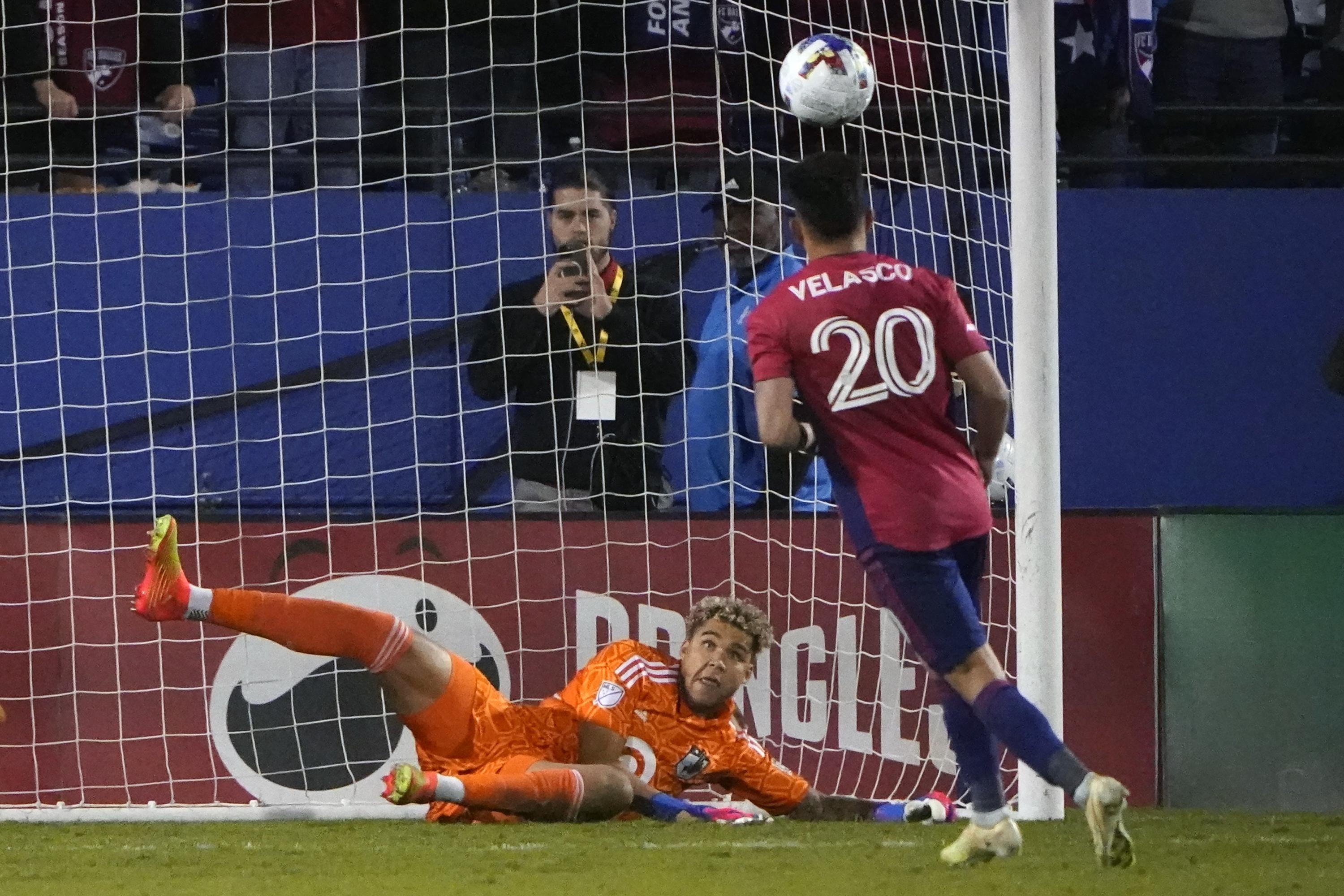 Velasco scores game-winning penalty in shootout for Dallas | AP News