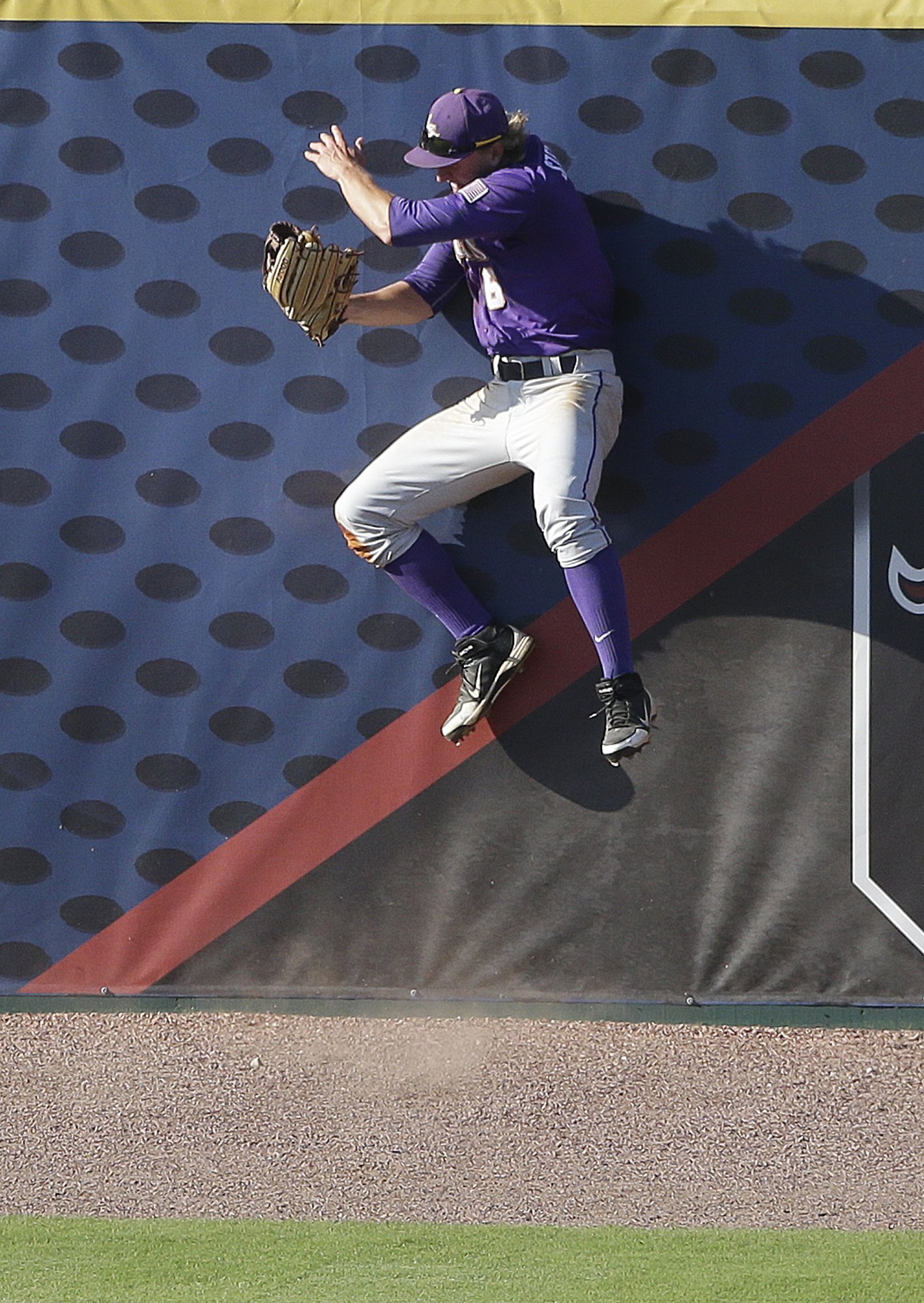 LSU wins SEC title 5-4 over Vandy in 11 innings | AP News