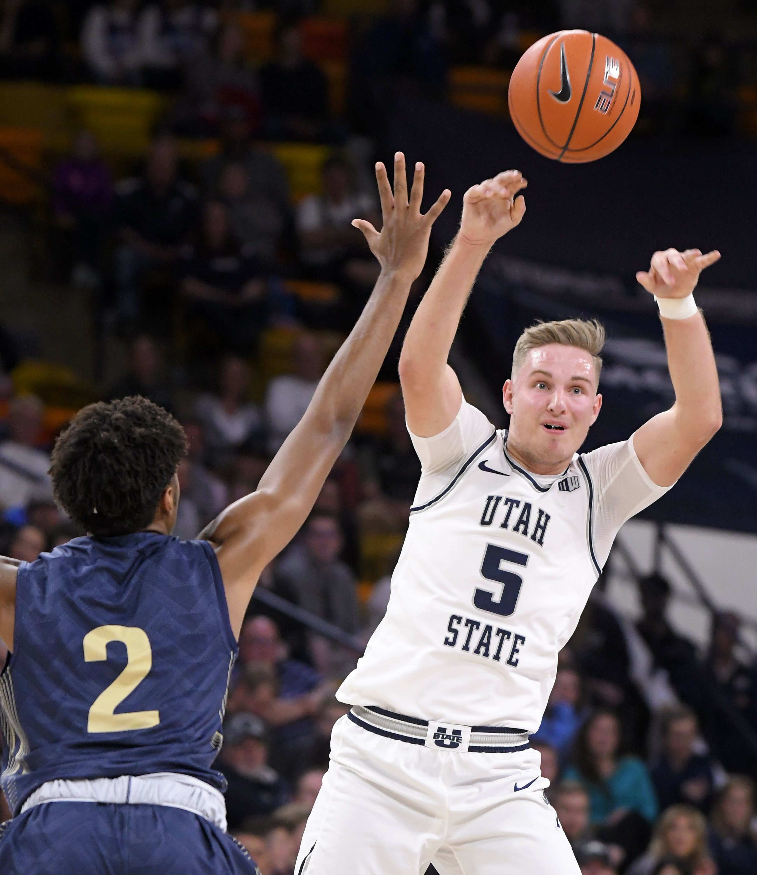Merrill scores 28, No. 17 Utah State beats Montana State | AP News