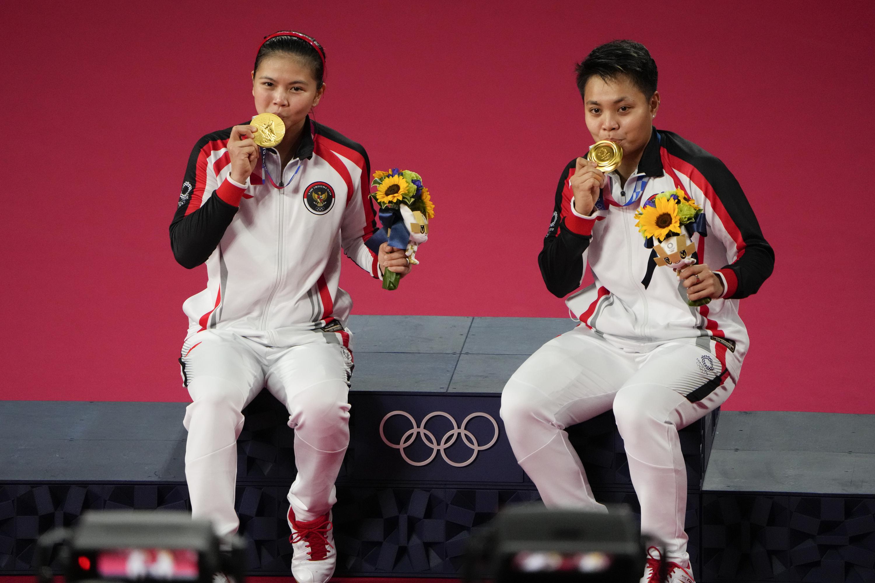 Roundup Of Olympic Gold Medals From Monday August 2 Ap News