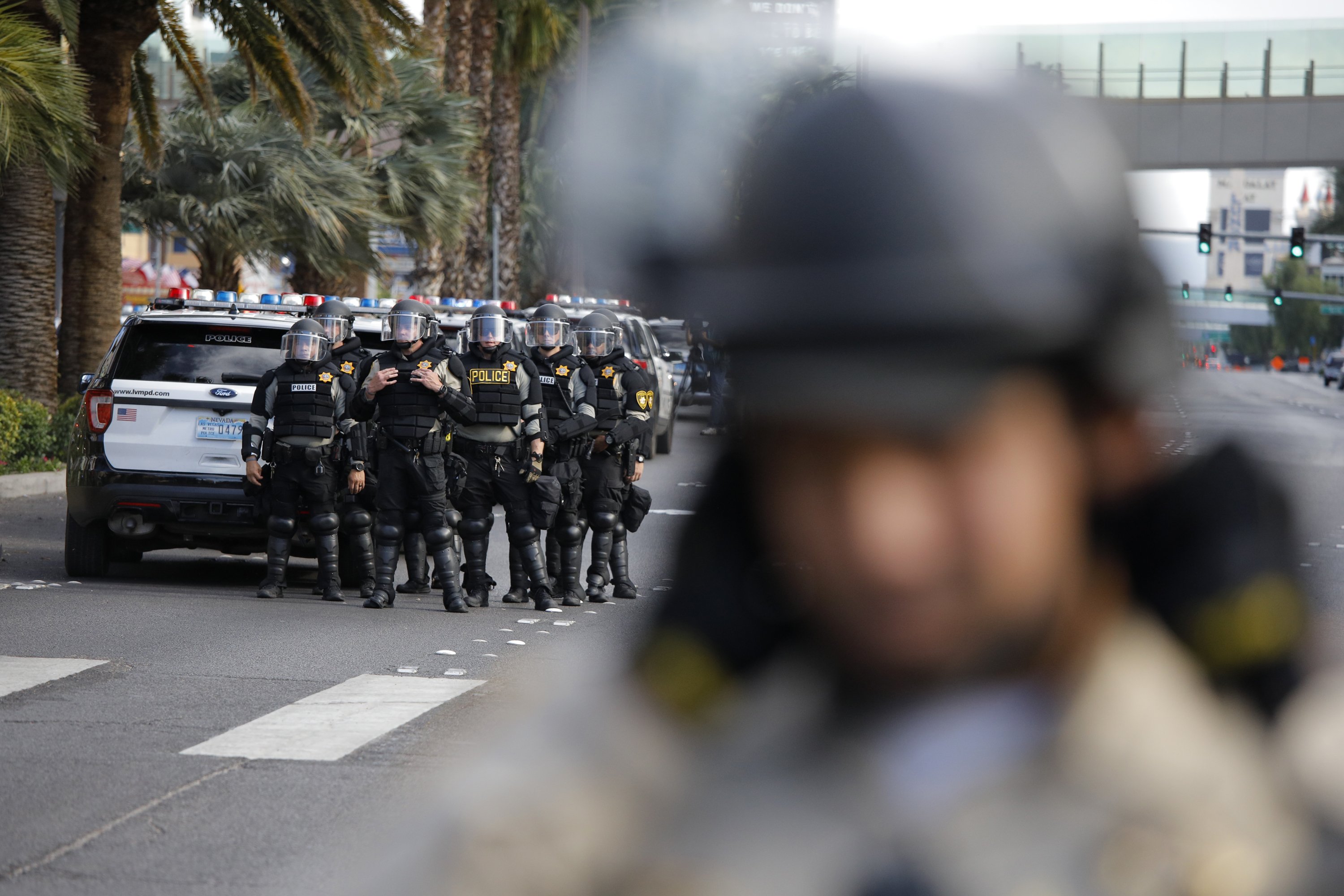 Las Vegas police, protesters clash for second night | AP News