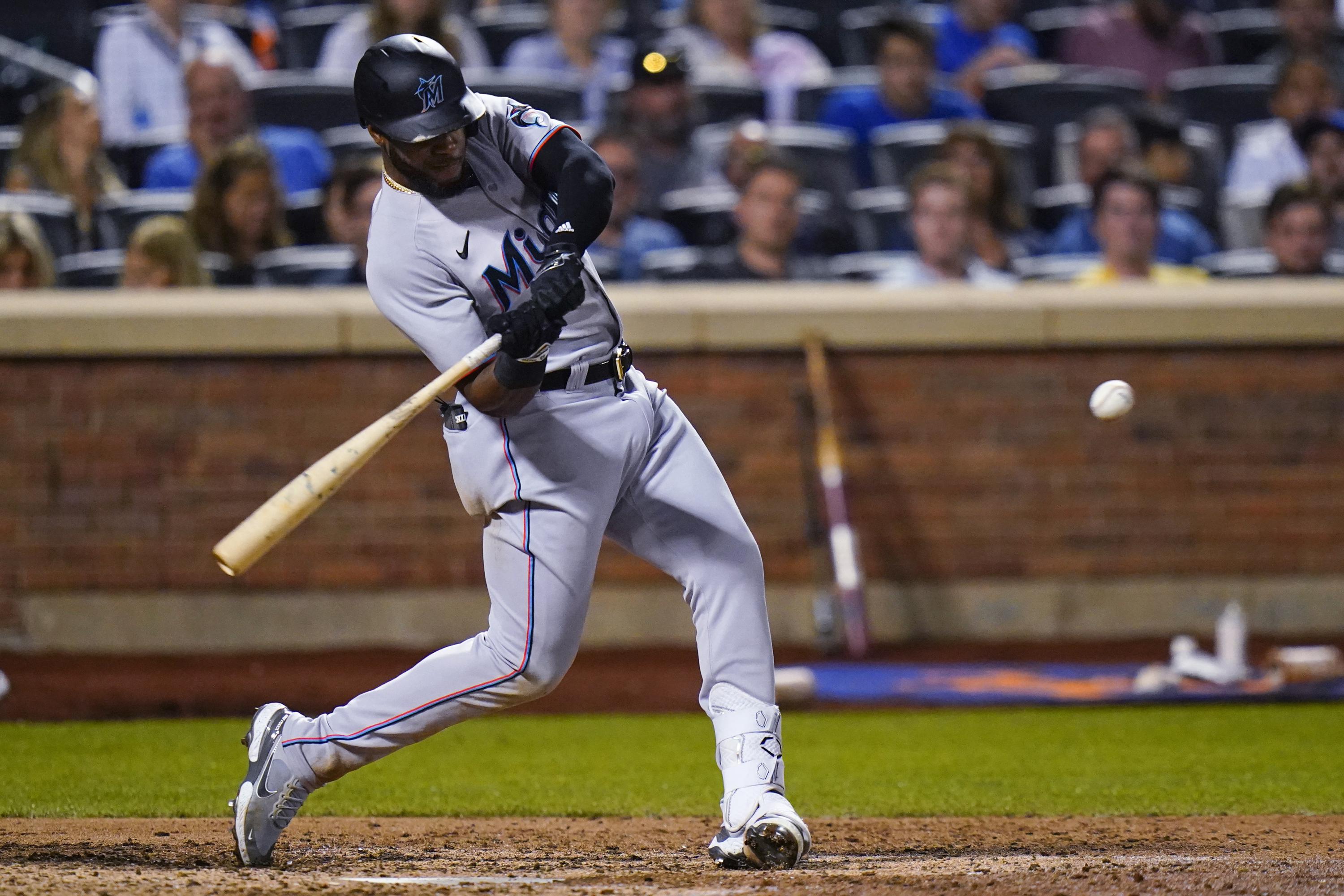 Marlins vencen a Mets gracias a Cooper y de la Cruz | AP News