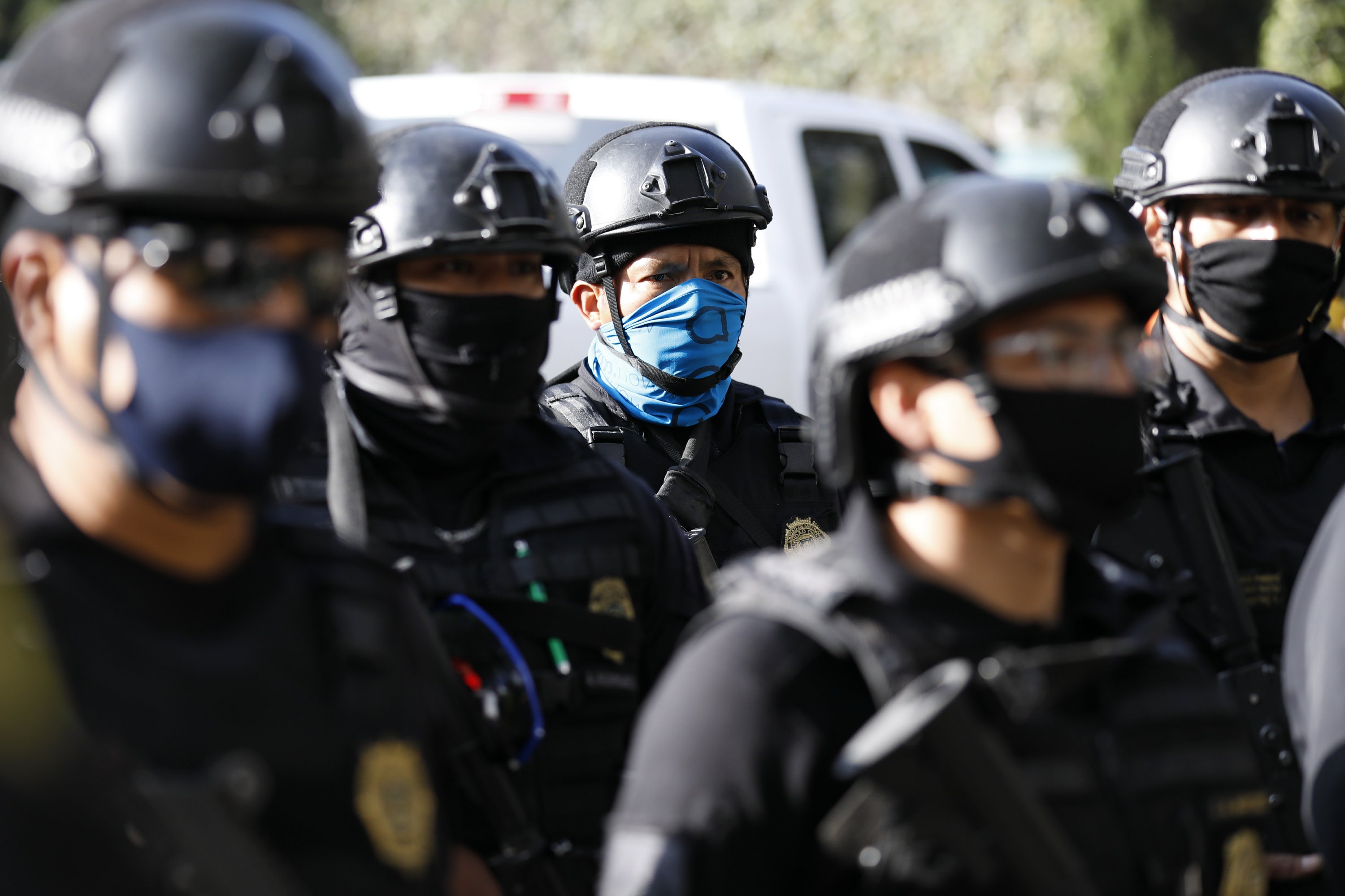 Gunmen wound Mexico City police chief; 3 dead | AP News