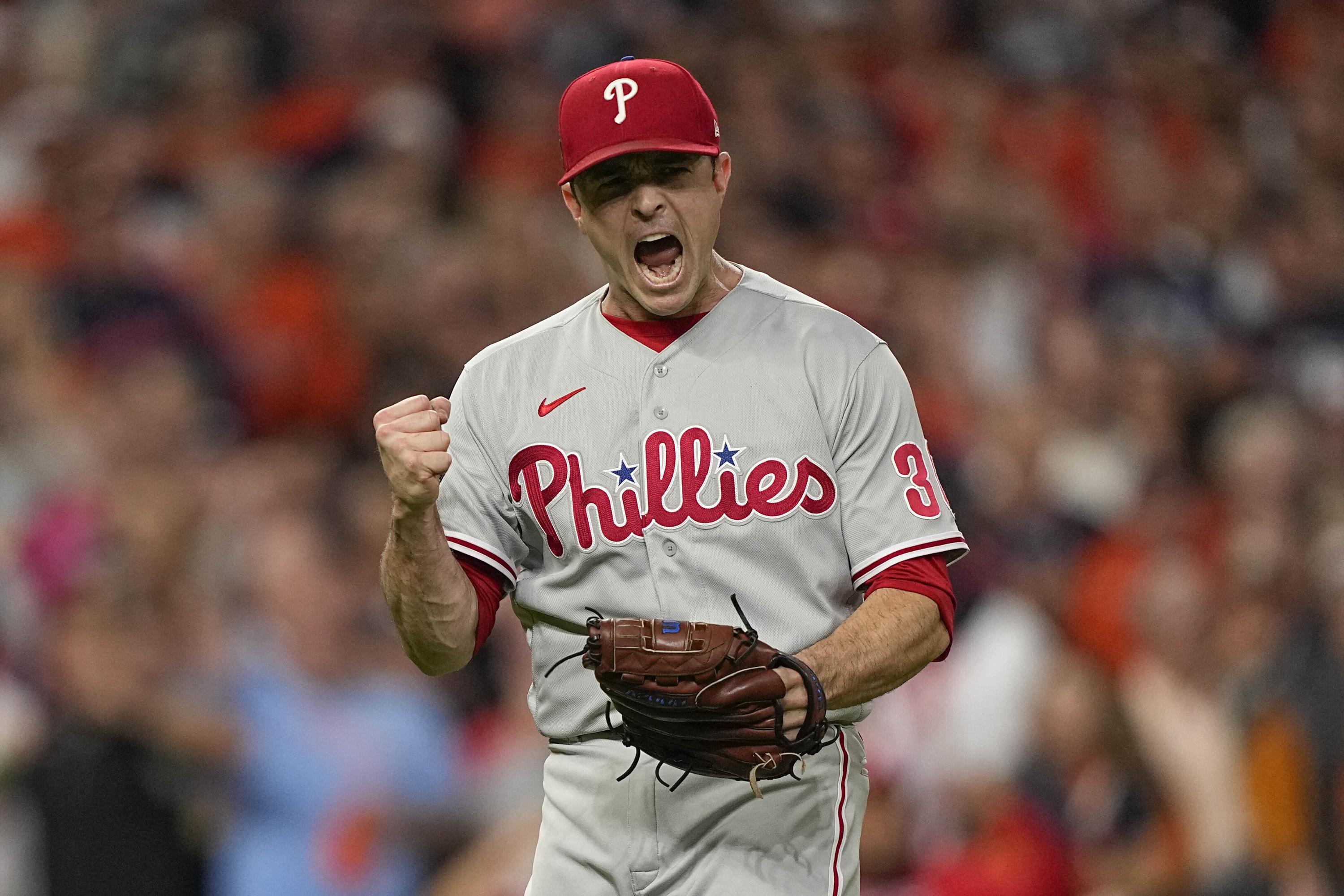 Series saver Robertson gets 2nd Phils chance 3 years later | AP News