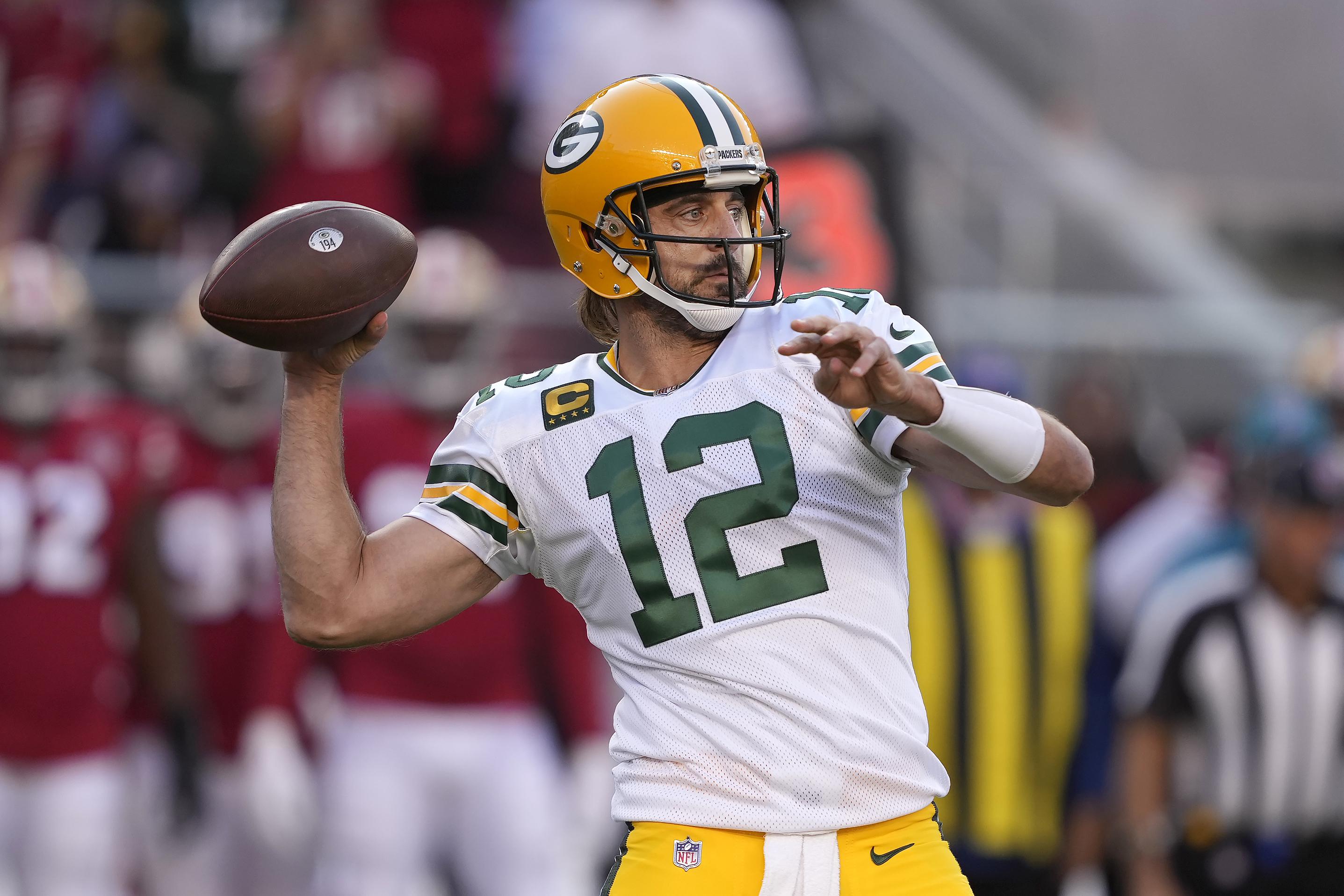 Rodgers lidera a los Packers, que ganan 30-28 a los 49ers | AP News