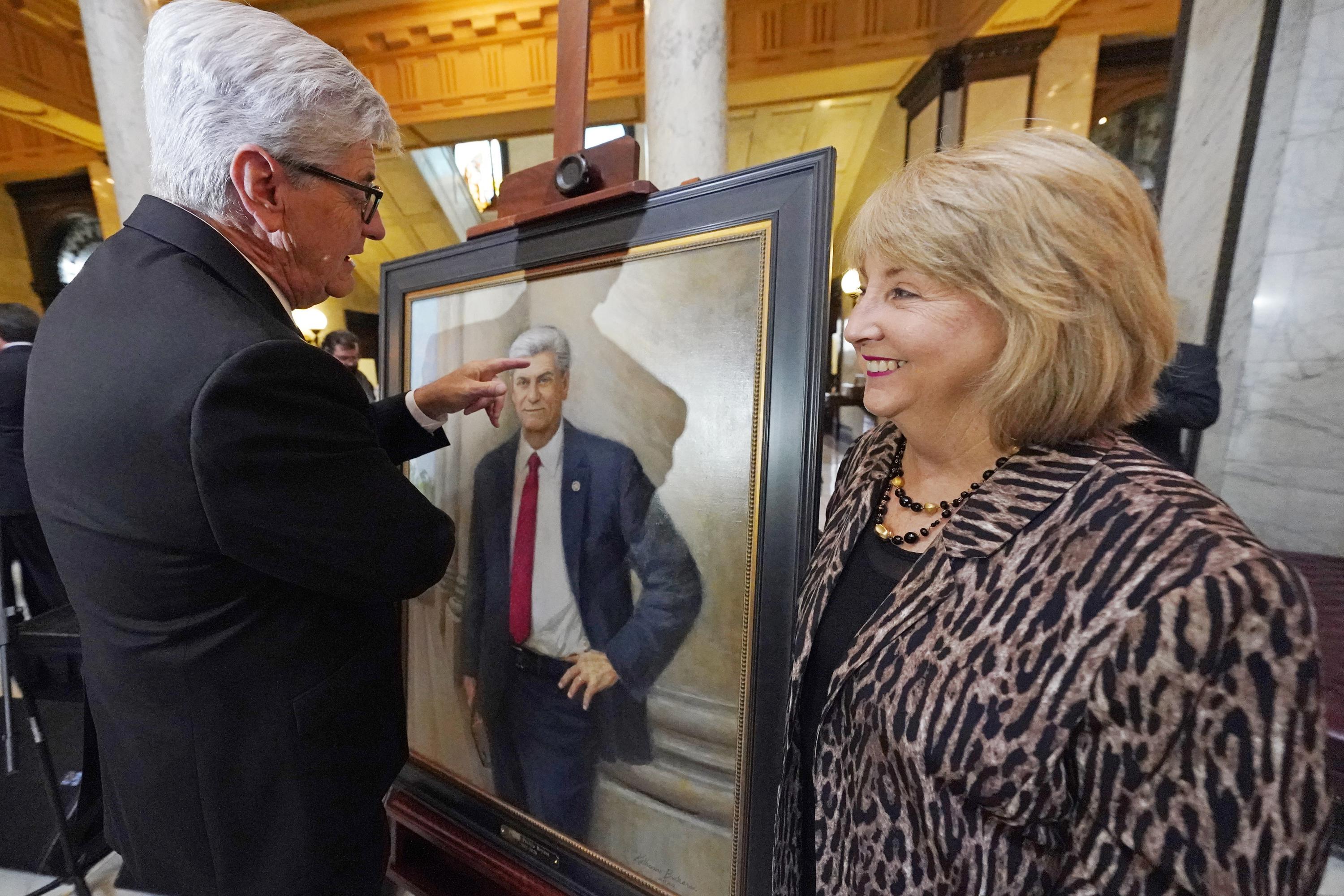 Mississippi unveils portraits of former Gov. Bryant and wife | AP News