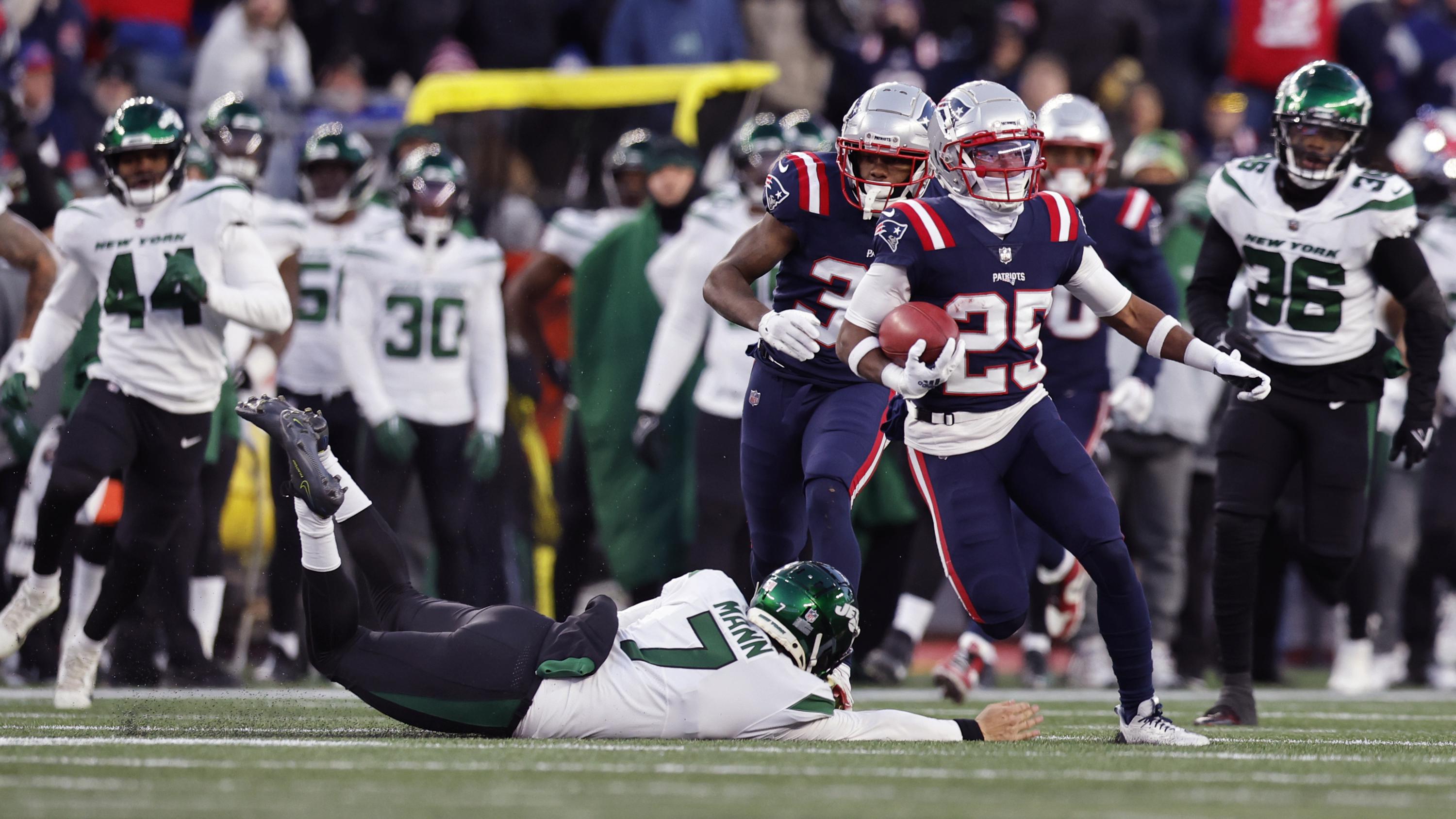 Patriots still looking for answers on offense after big win | AP News