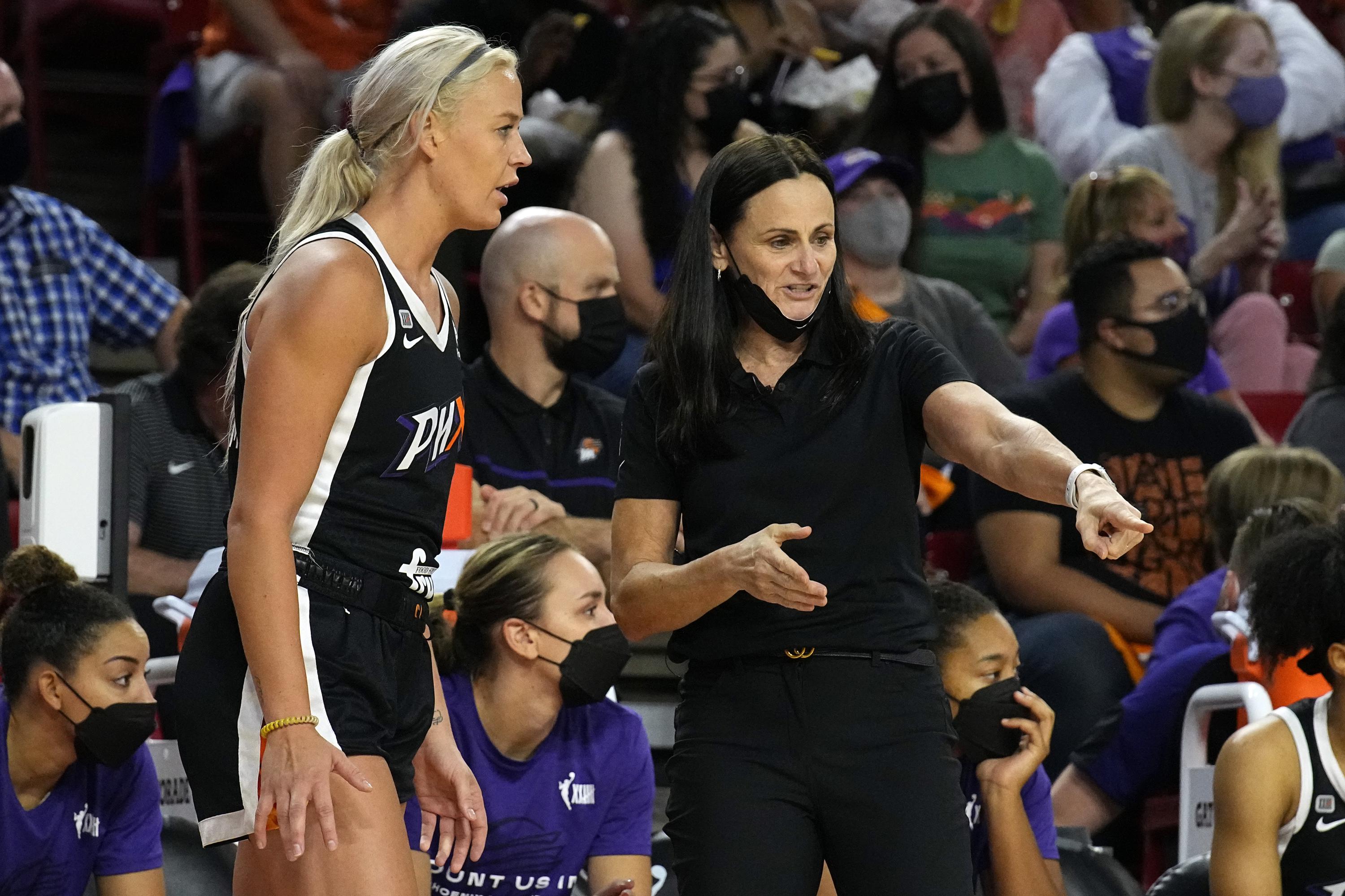 Mercury beat Aces 87-60 to take 2-1 lead in WNBA semifinals | AP News