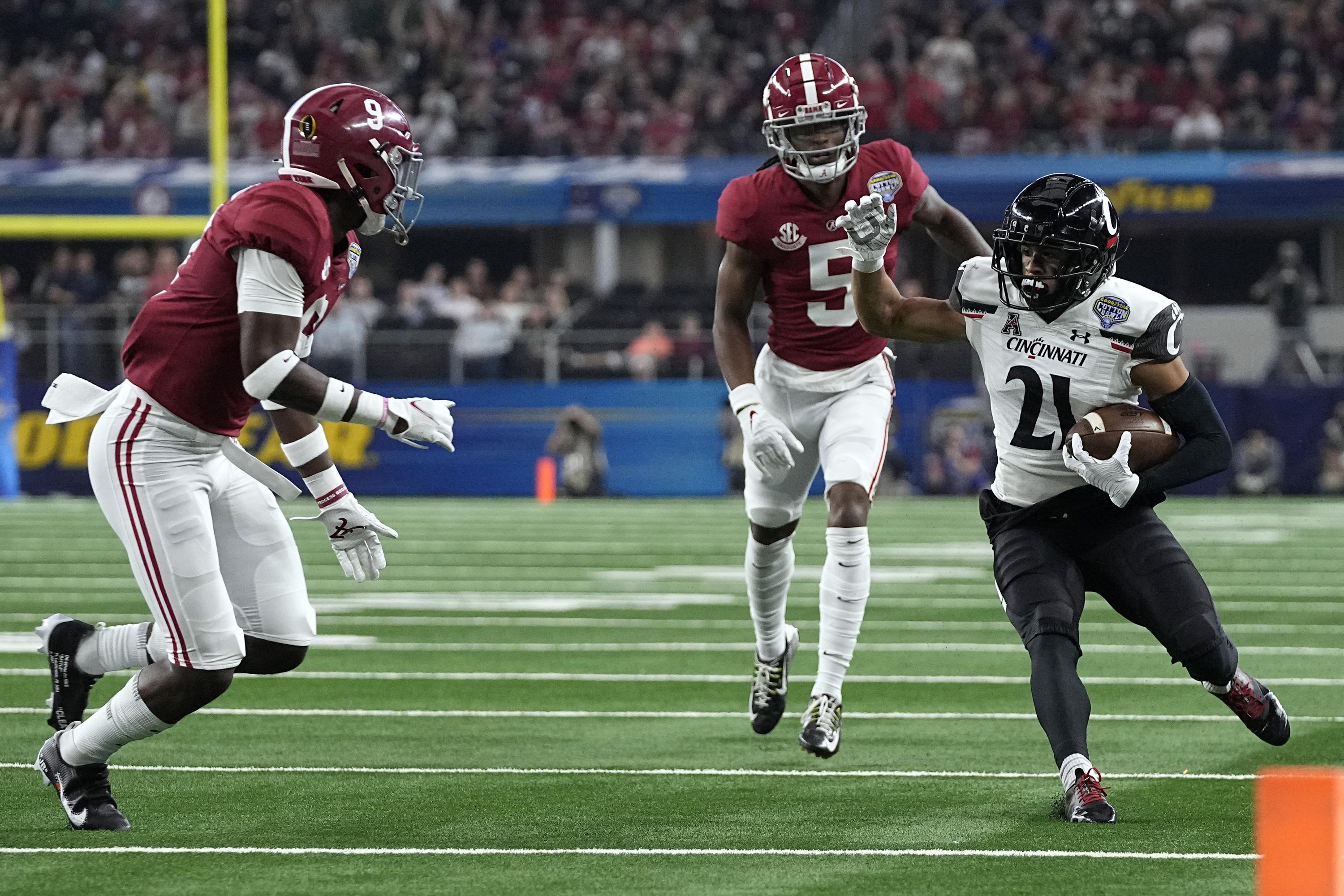 Alabama cornerback Armour-Davis declares for NFL draft | AP News