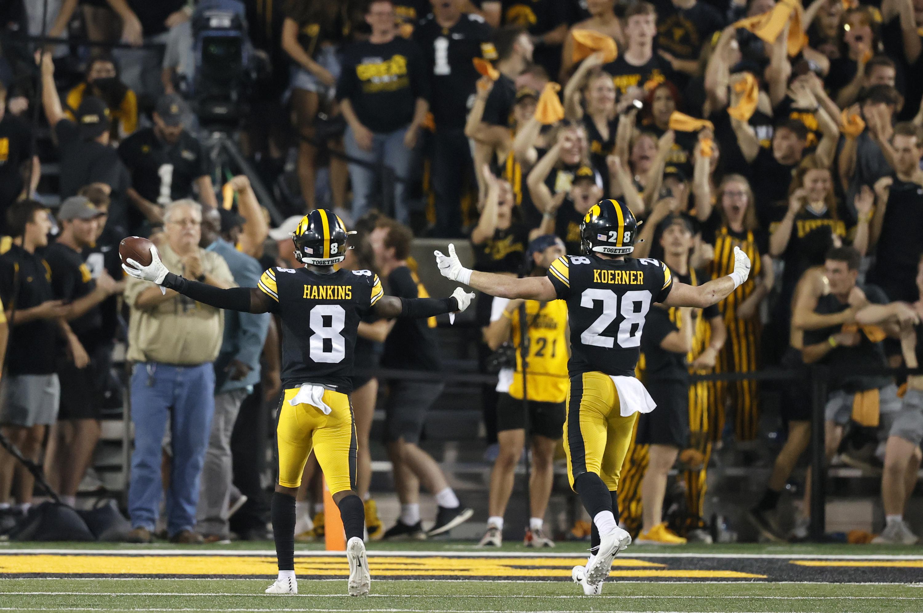 No. 2 Hawkeyes out to extend win streak when Purdue visits | AP News