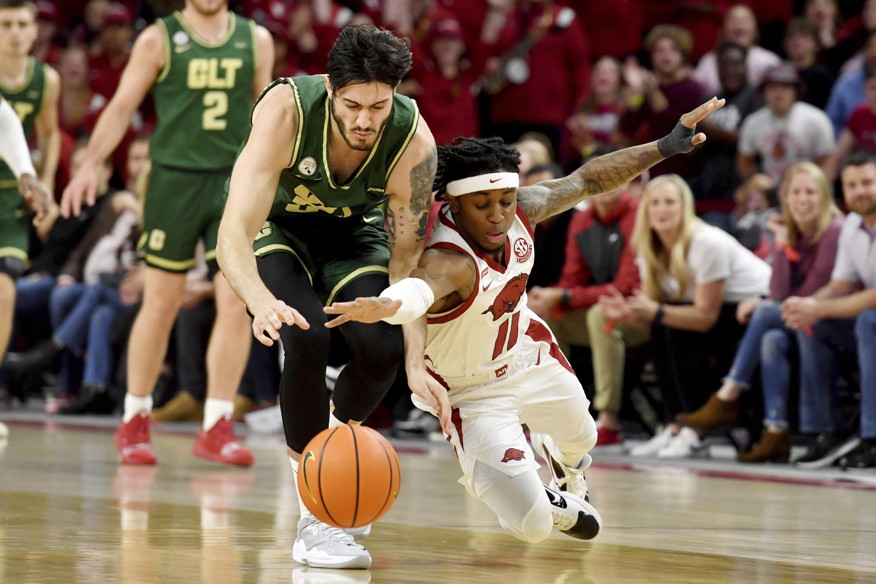 Notae's 23 points put No. 12 Arkansas over Charlotte 86-66 | AP News